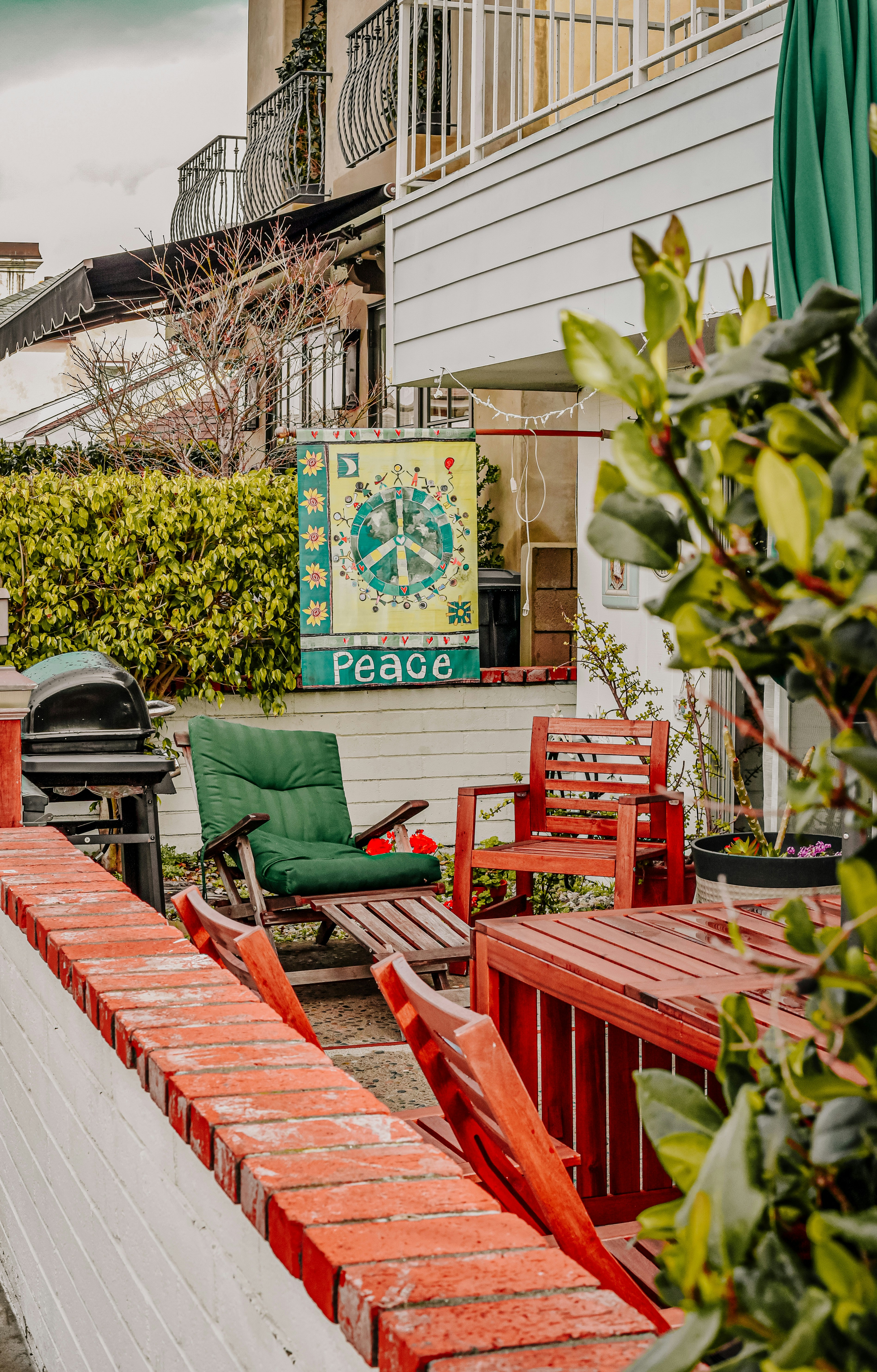 Backyard Peace: A Cozy Outdoor Corner