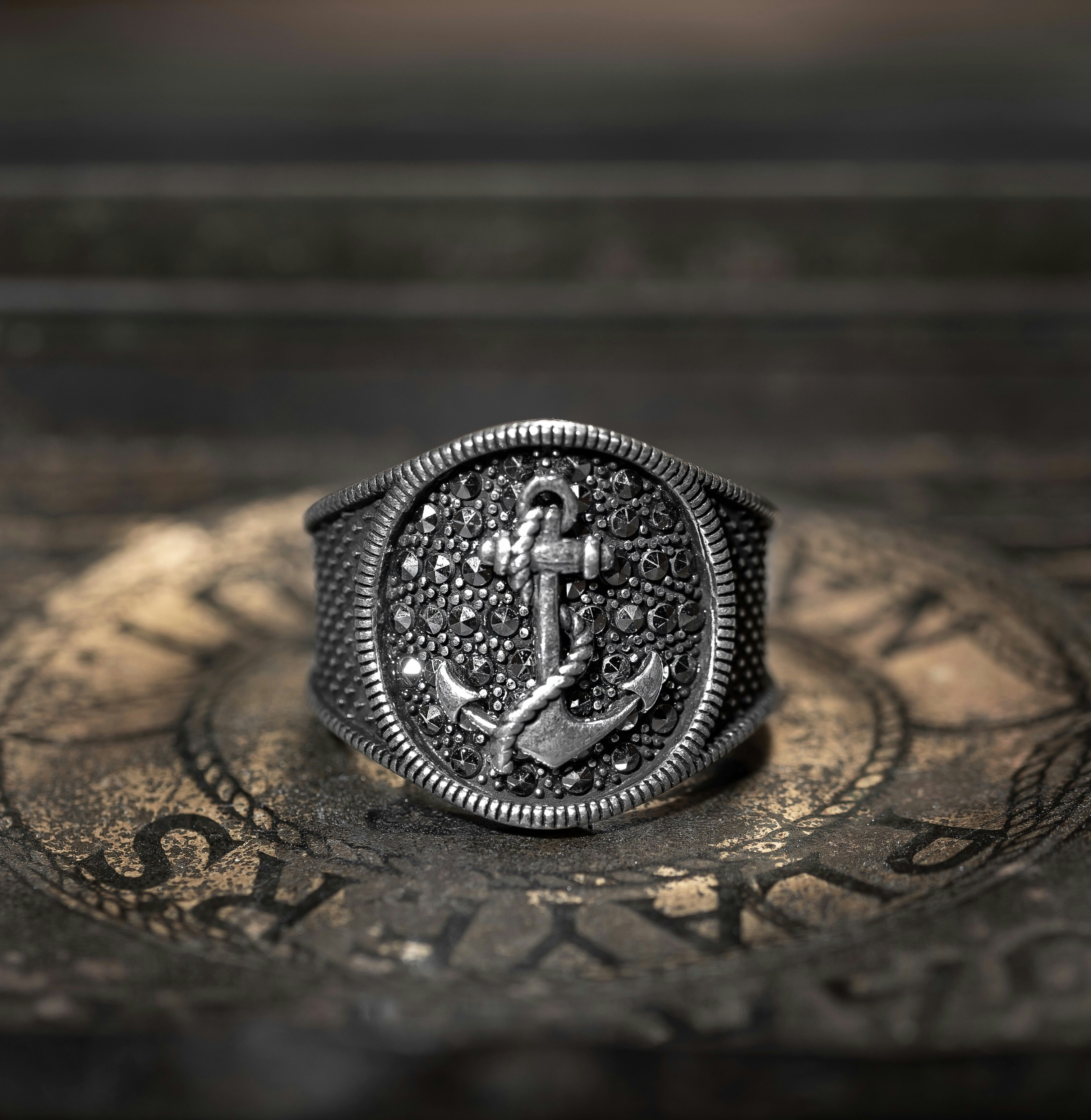 Silver and black round coin photo – Free Grey Image on Unsplash