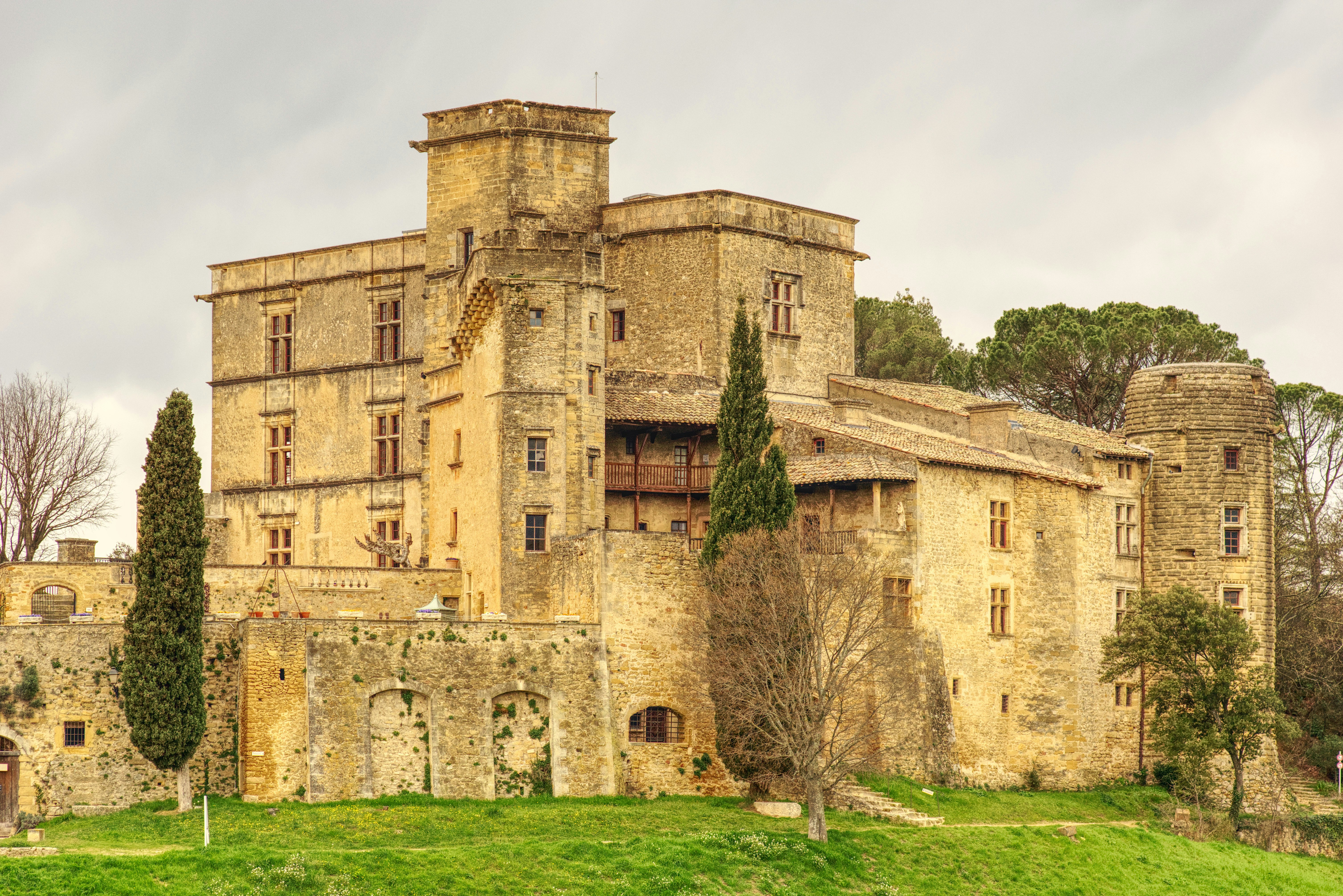 Timeless Elegance of LourmarinFrédéric Barriol