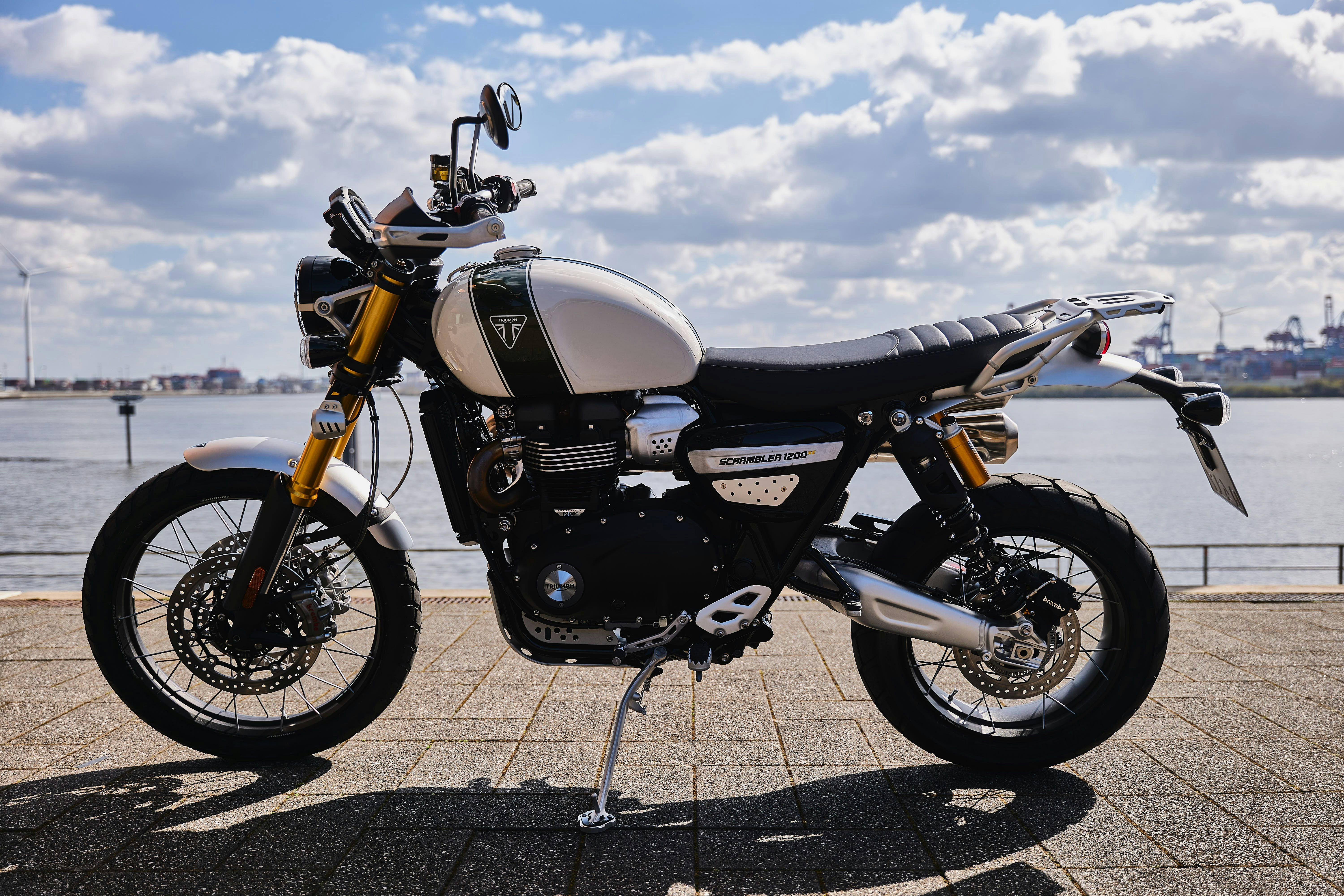 Triumph Motorcycle Pictures | Download Free Images on Unsplash