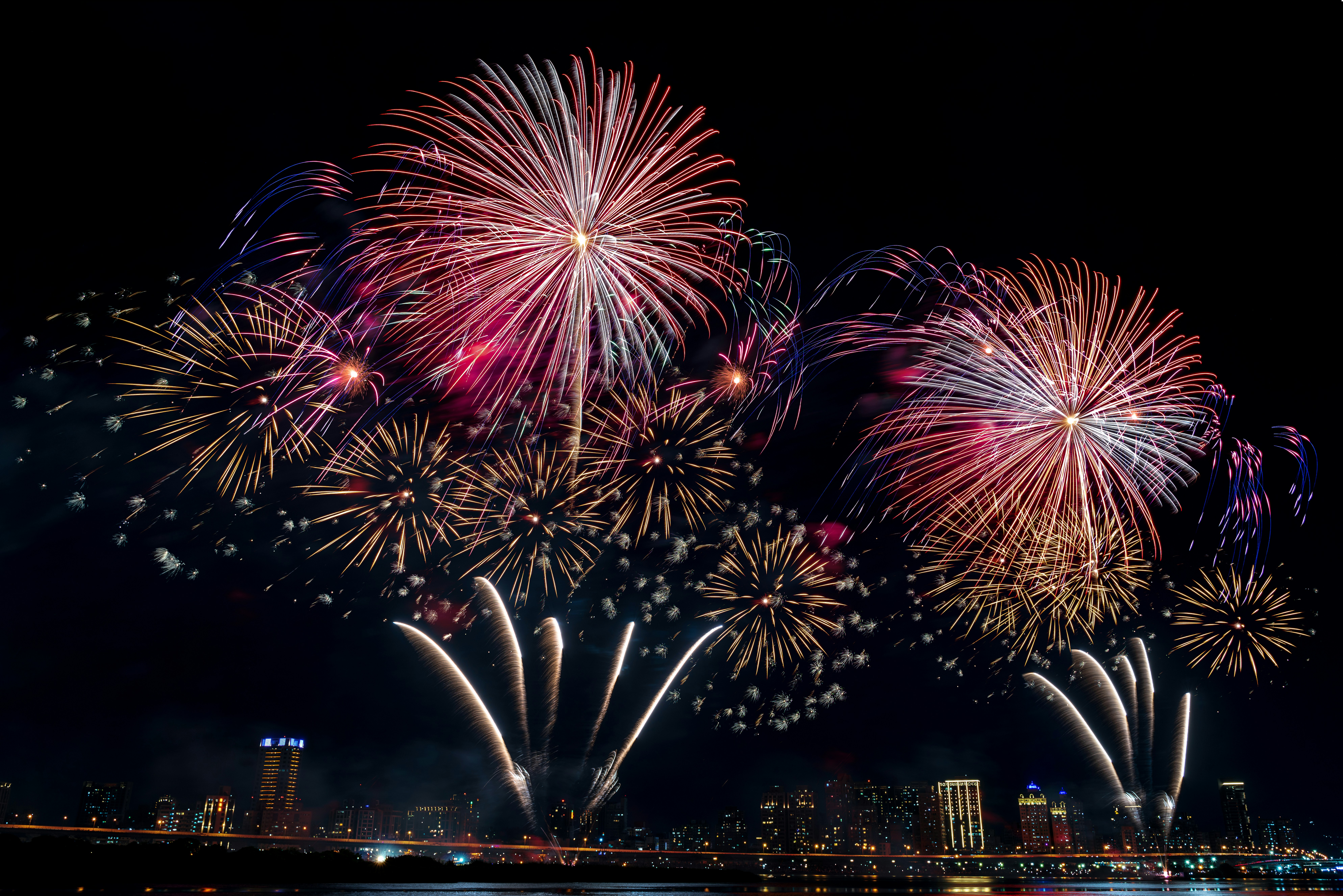 Fireworks display during night time photo – Free Taiwan Image on Unsplash