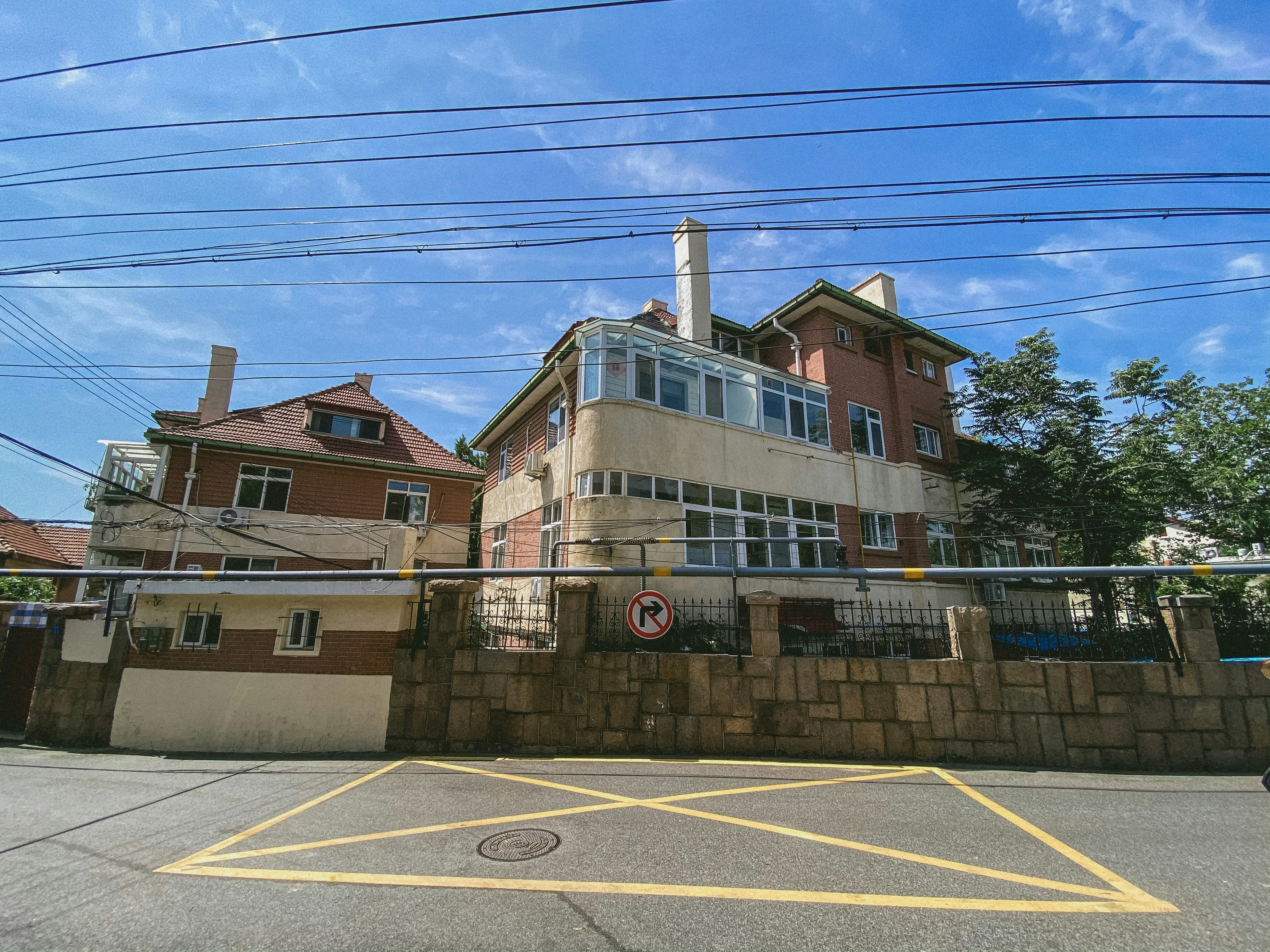 brown and white concrete building
