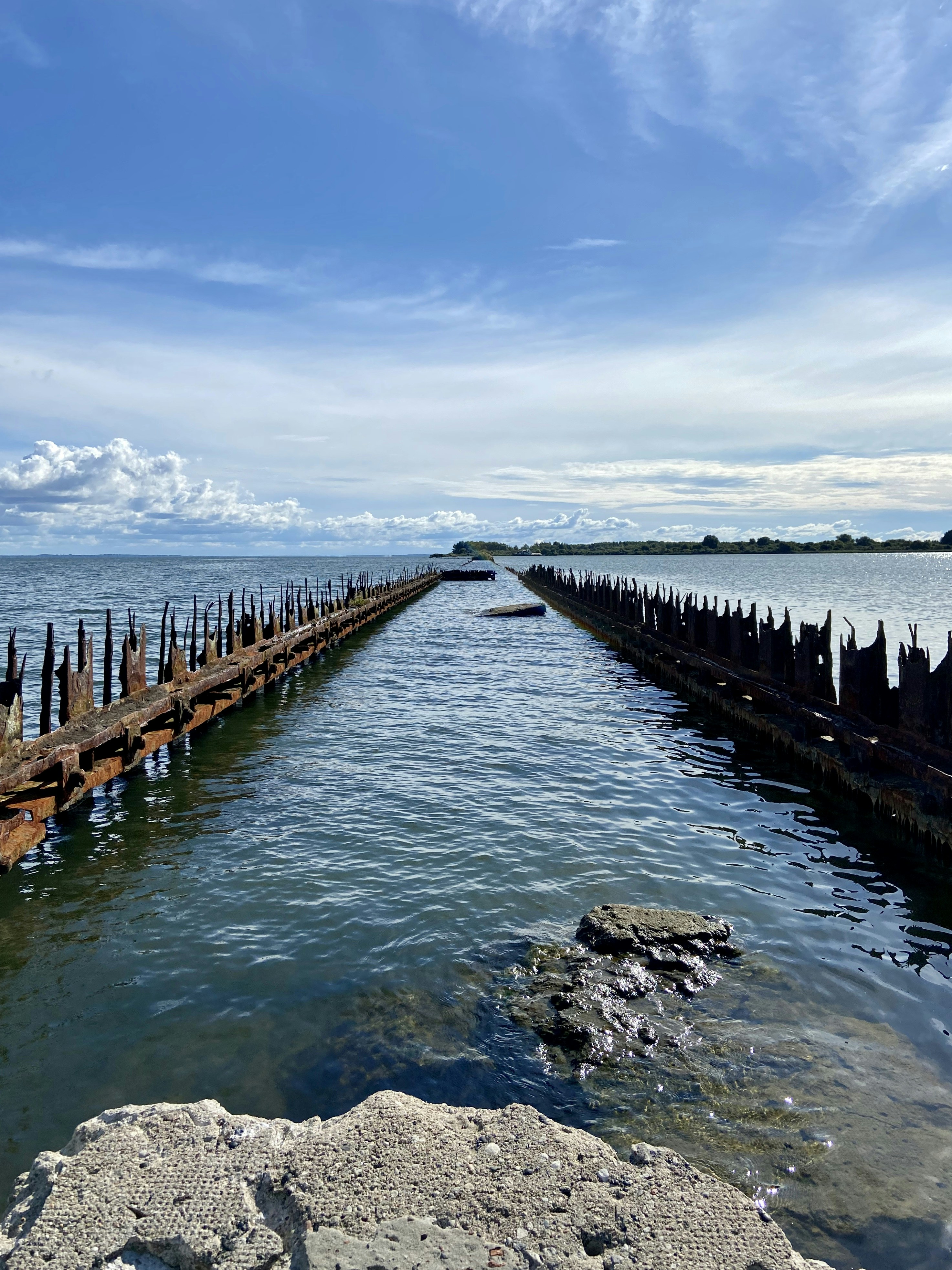 Sea broken pier