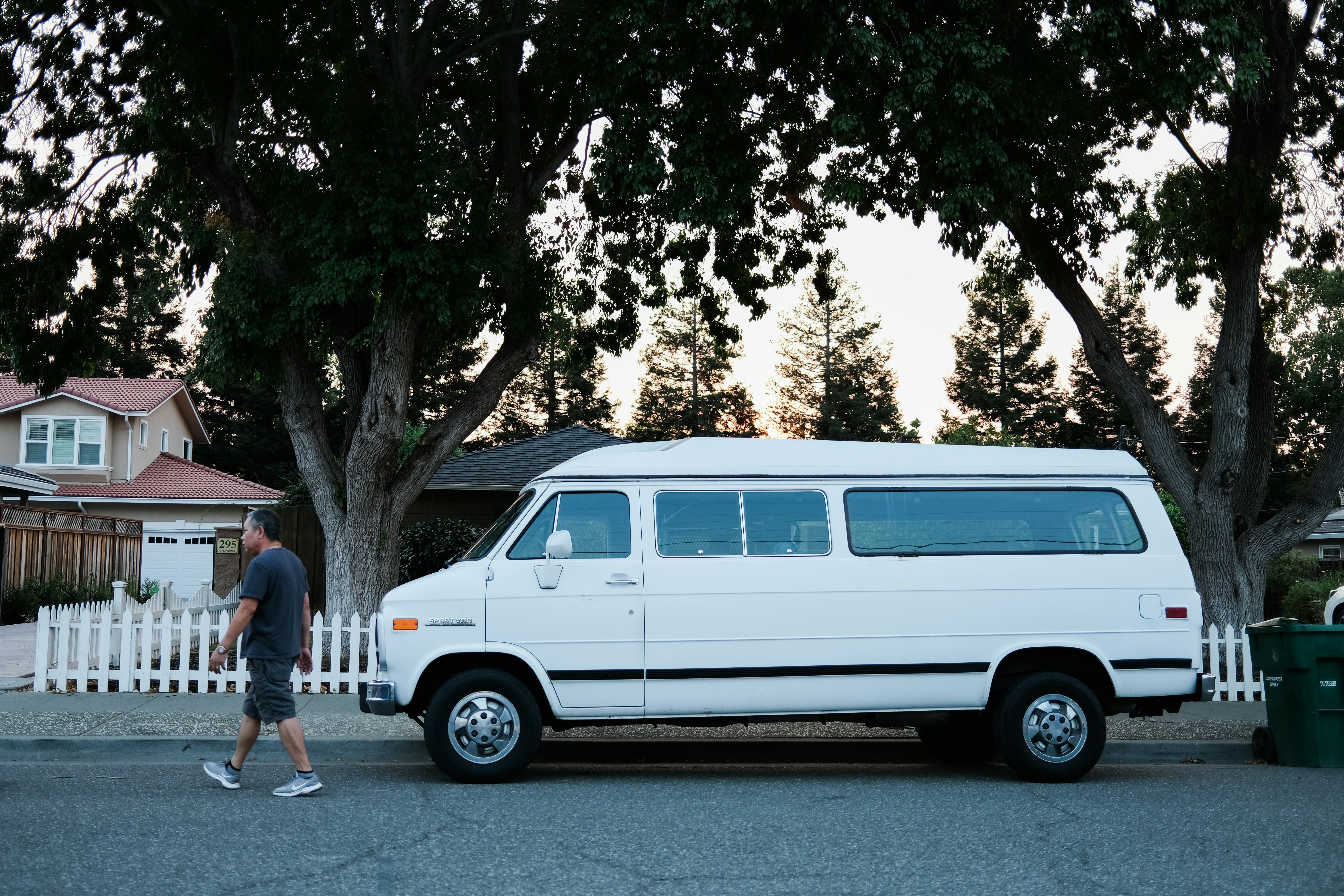 White Van Pictures | Download Free Images on Unsplash
