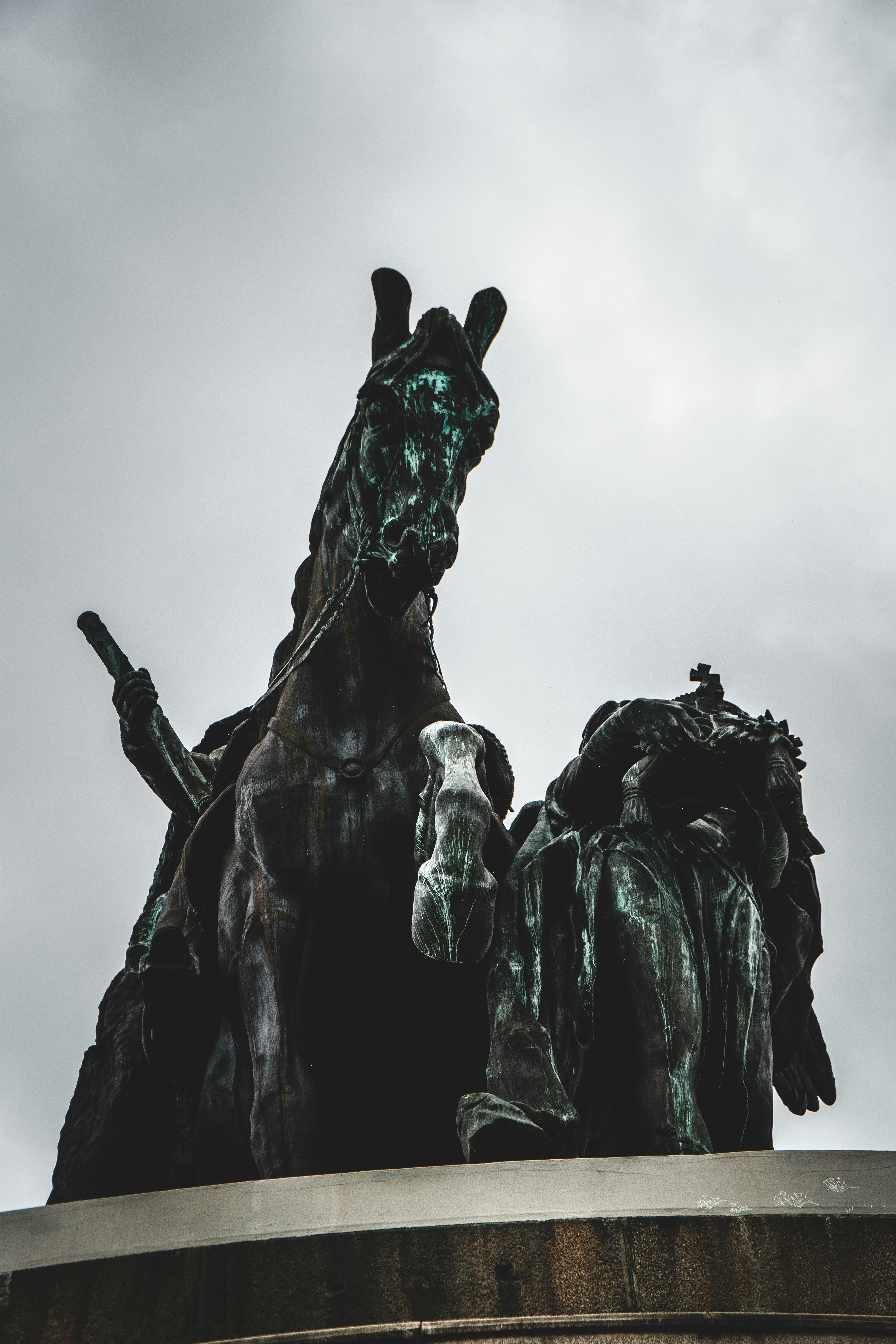 Statue of man holding rifle photo – Free Grey Image on Unsplash