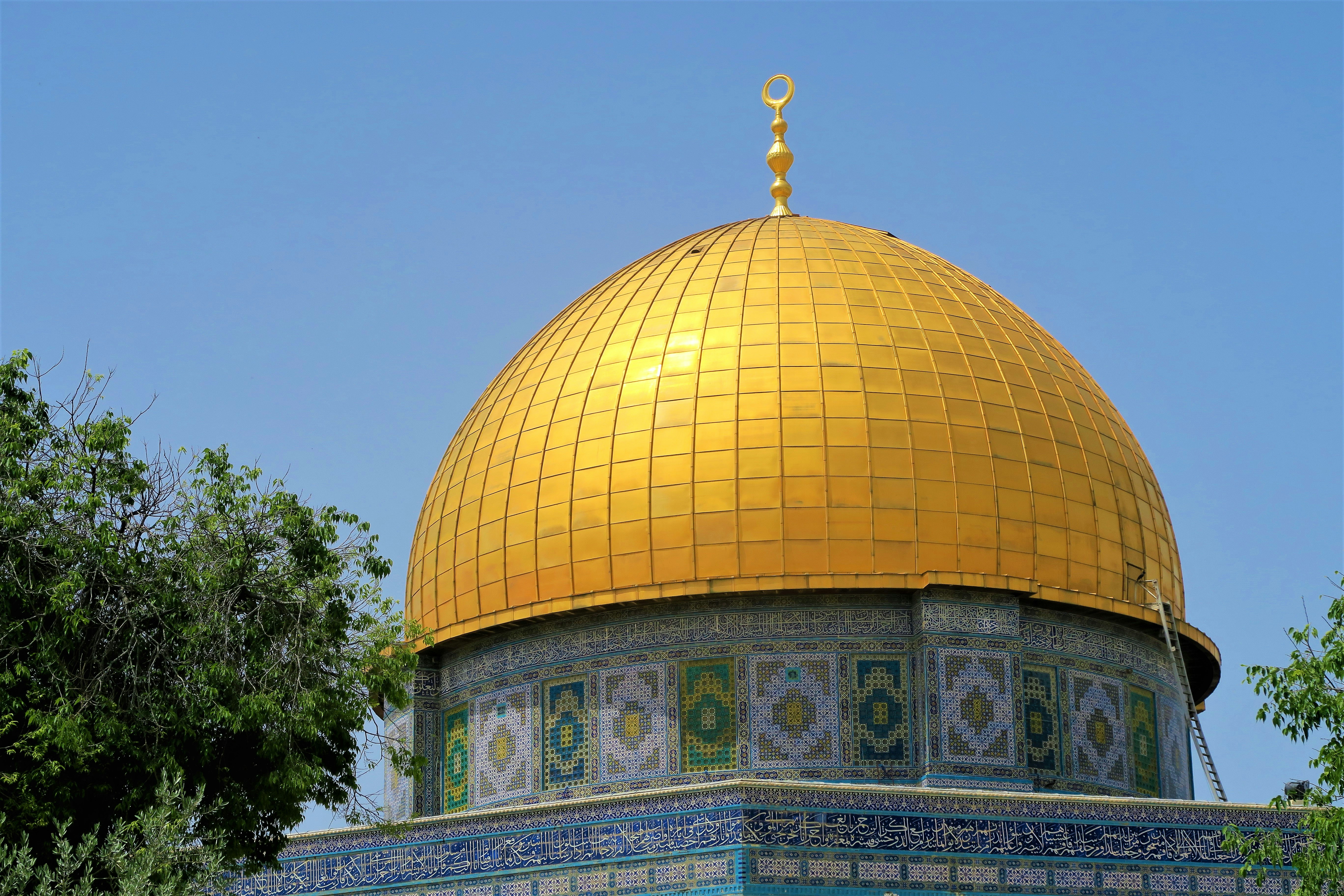 Brown and green dome building photo – Free Filistin Image on Unsplash
