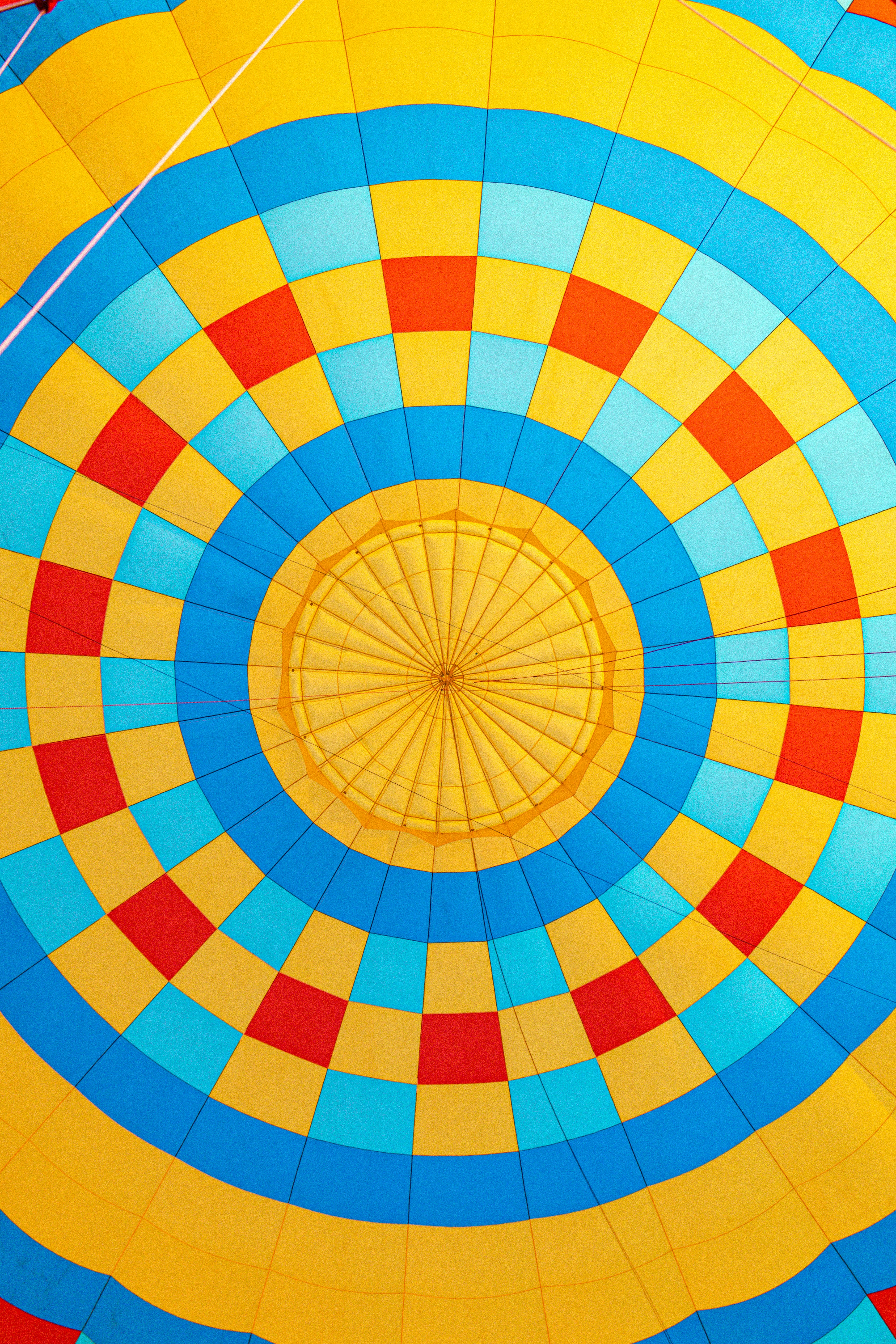 Center of Color: The Concentric Pattern Inside a Balloon