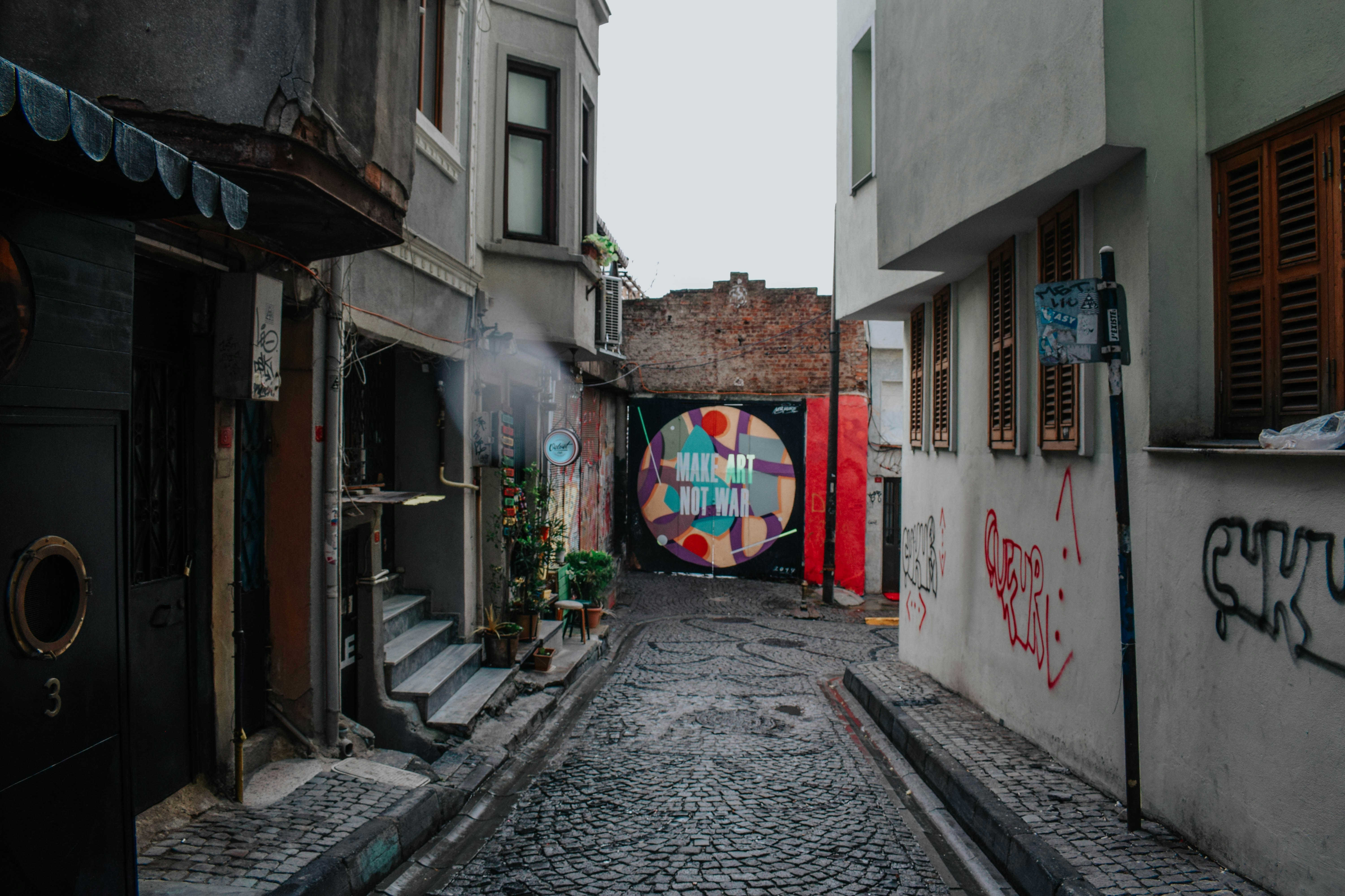Color-Wheel Exit: Circular Mural at the Alley End