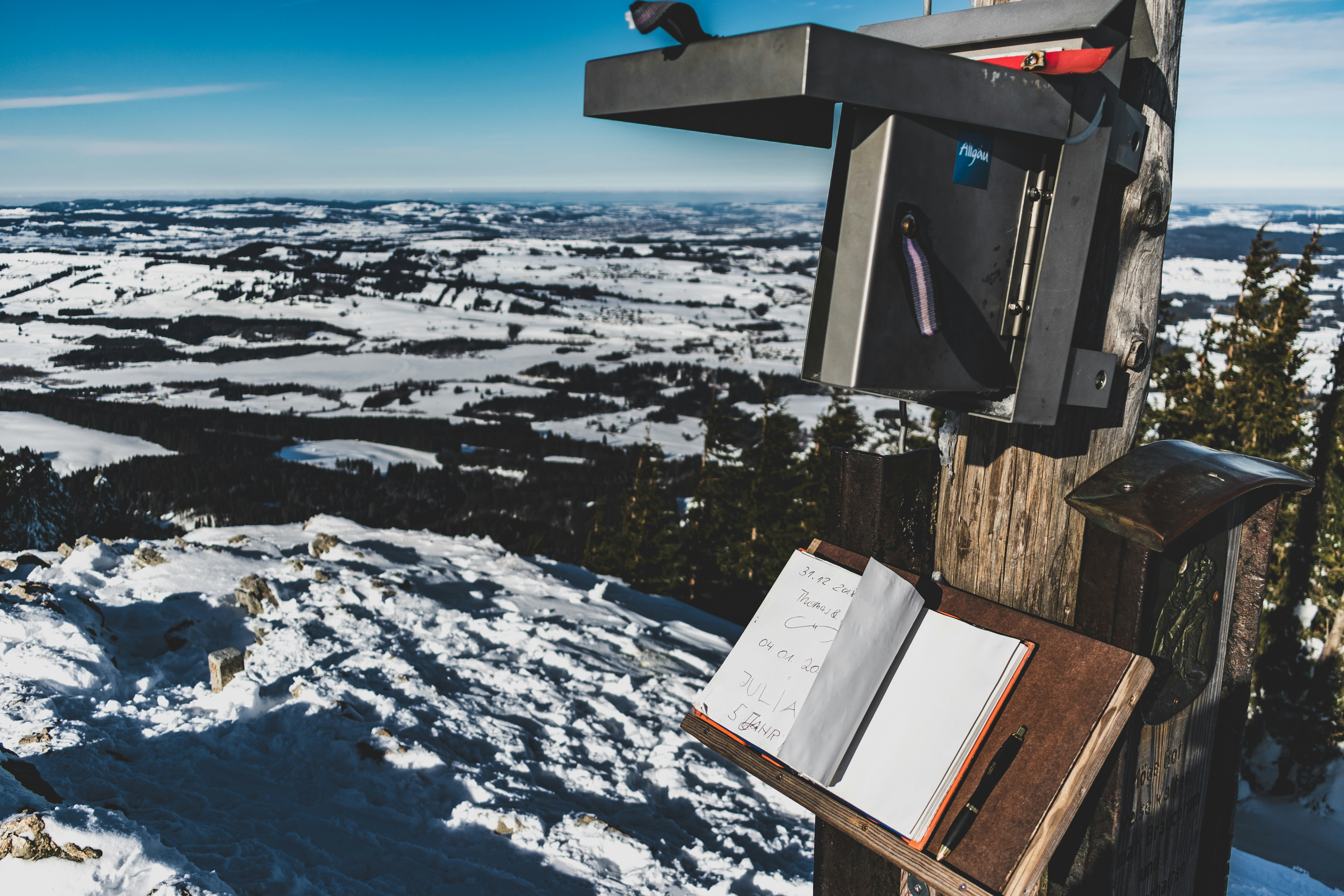 Solar-Powered View: An Open Notebook Anchors a Summit-Locked Camera System