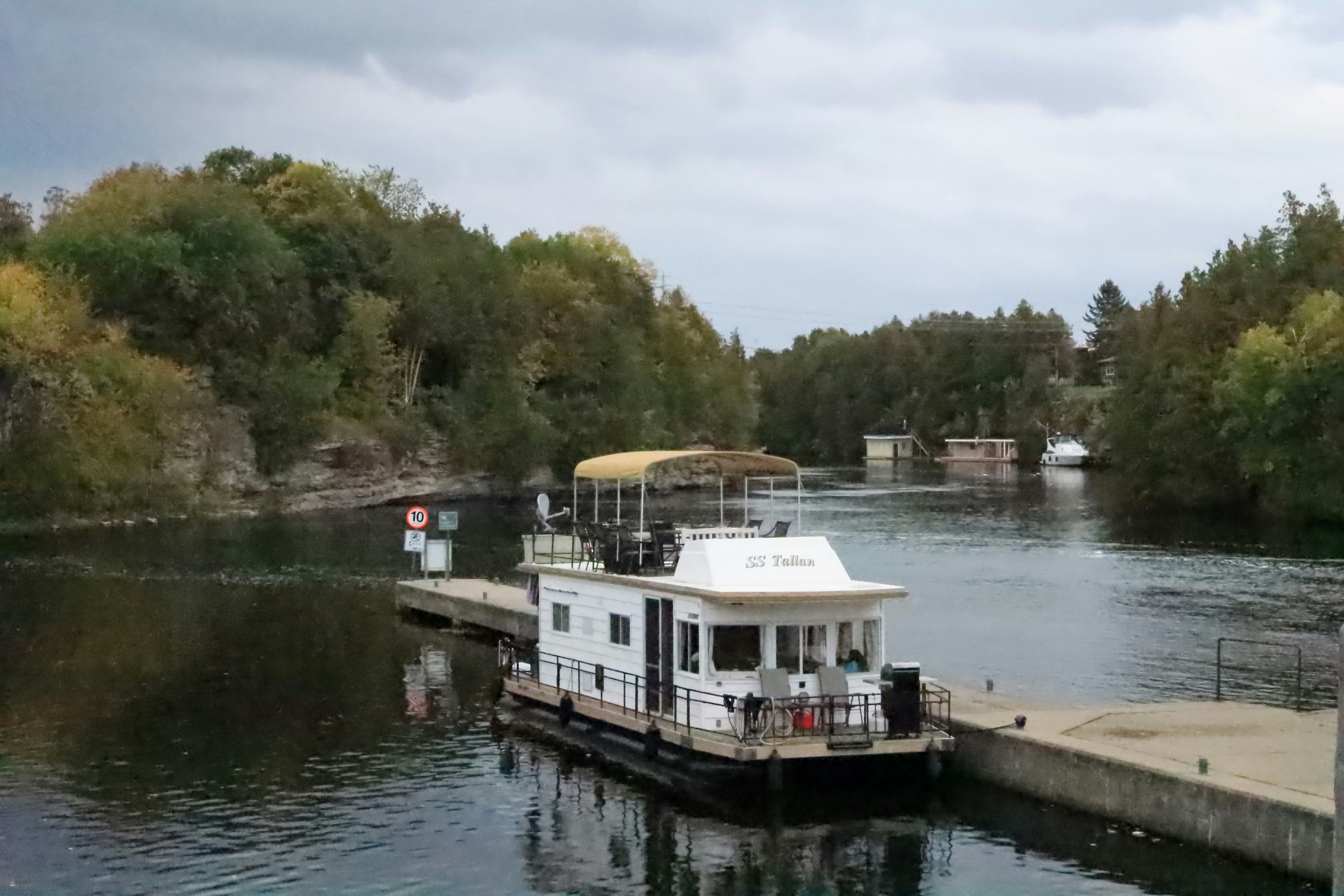 Serenity on the Water: A Floating Retreat