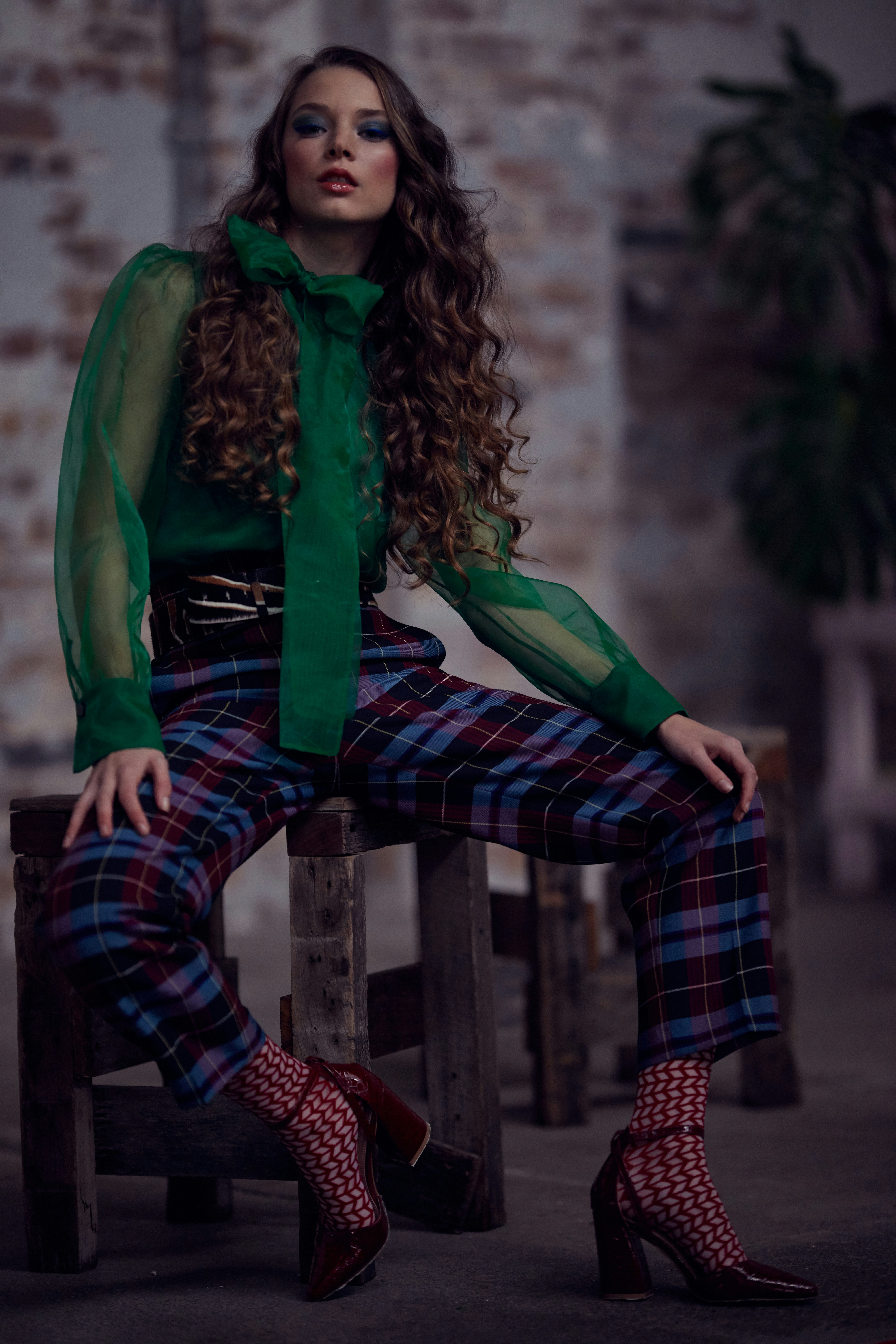 Retro Elegance: A Modern Take on Classic Fashion