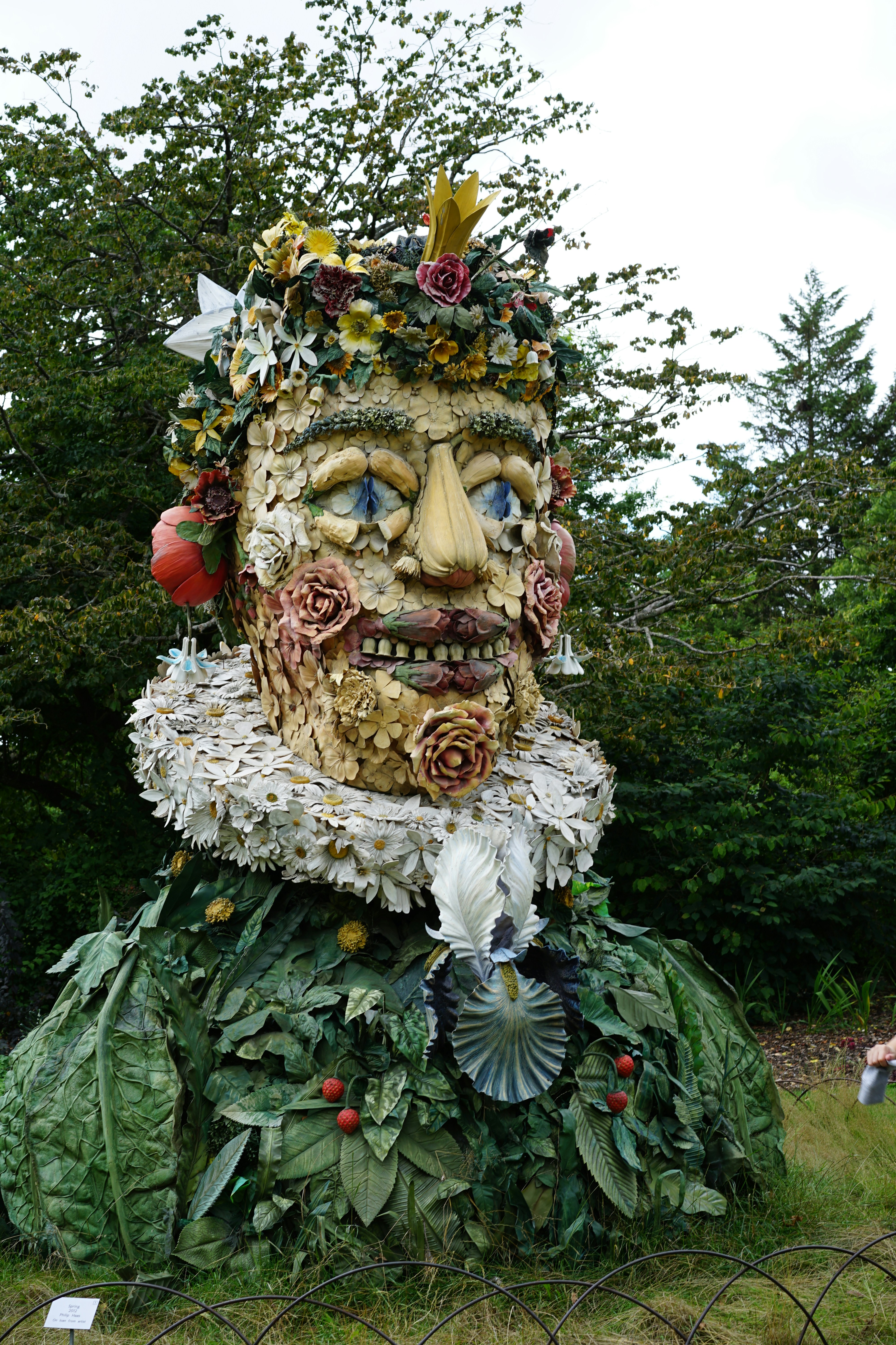 The Four Seasons by contemporary American sculptor and ﬁlmmaker Philip Haas is a collection of larger-than-life busts. these stunning sculptures depicting Spring, Summer, Autumn and Winter are on display at RHS Garden Wisley.