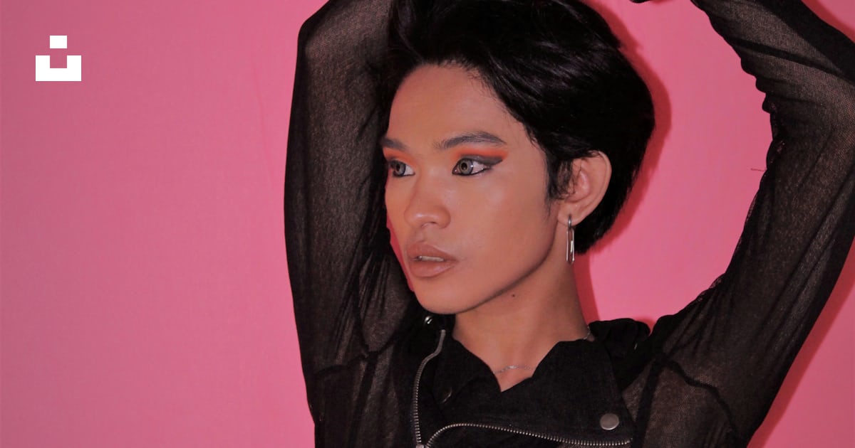 Foto Mujer Con Chaqueta De Cuero Negra Imagen Rosado Gratis En Unsplash