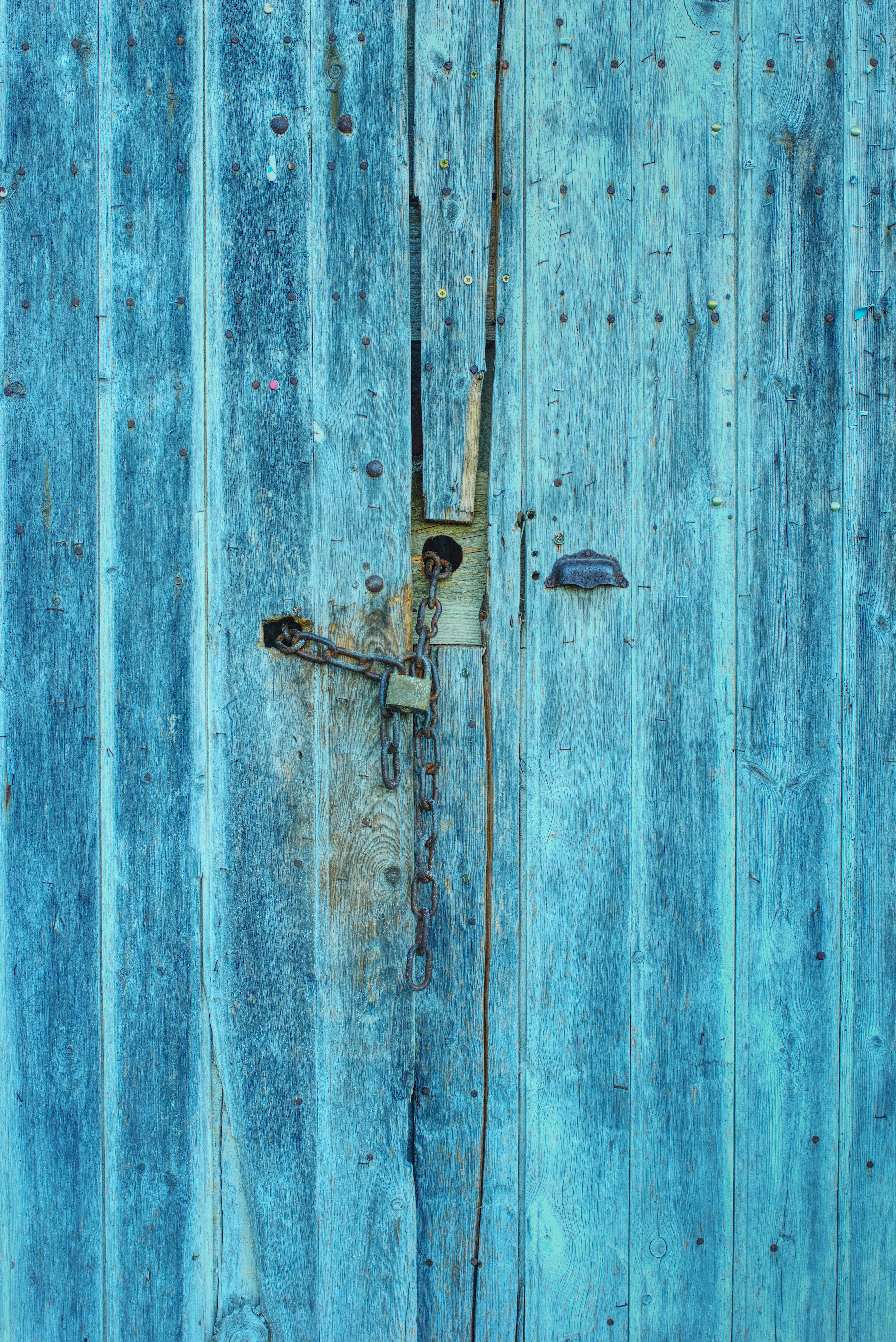 A door of a barn in ProvenceFrédéric Barriol