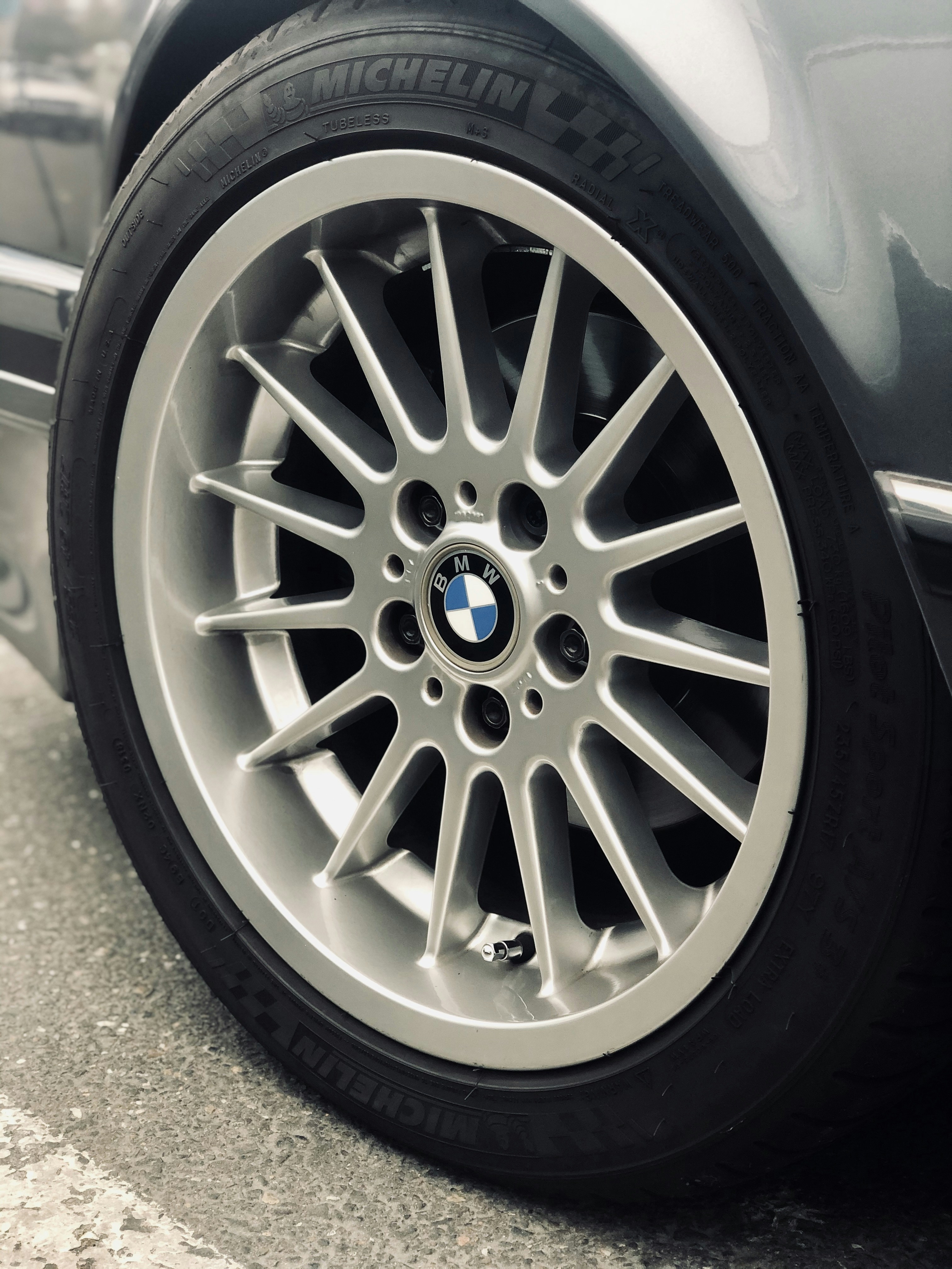 Gray 5 spoke wheel with tire photo – Free Grey Image on Unsplash