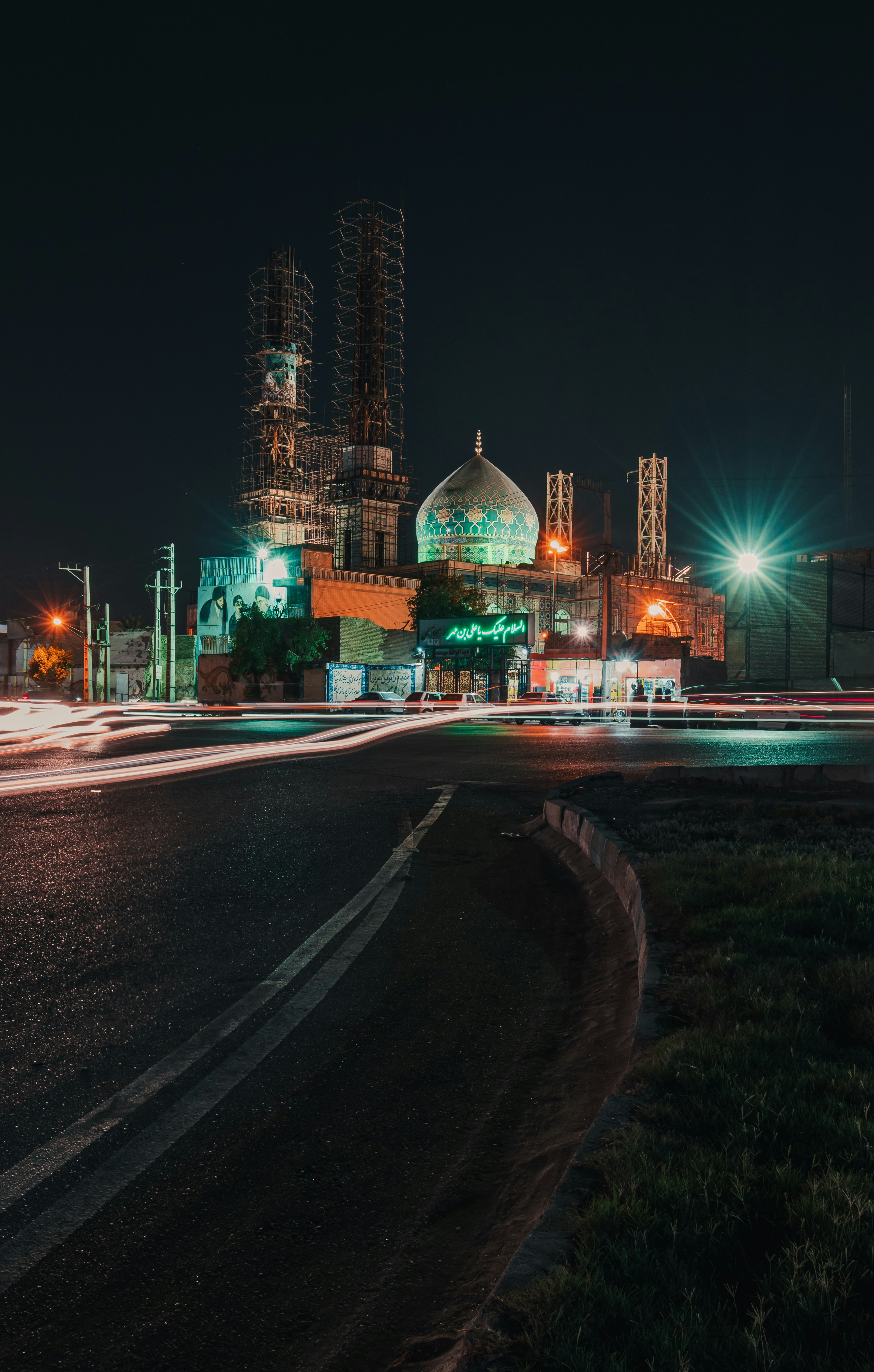 Bâtiment en béton brun pendant la nuit photo – Photo Ahvaz Gratuite sur ...