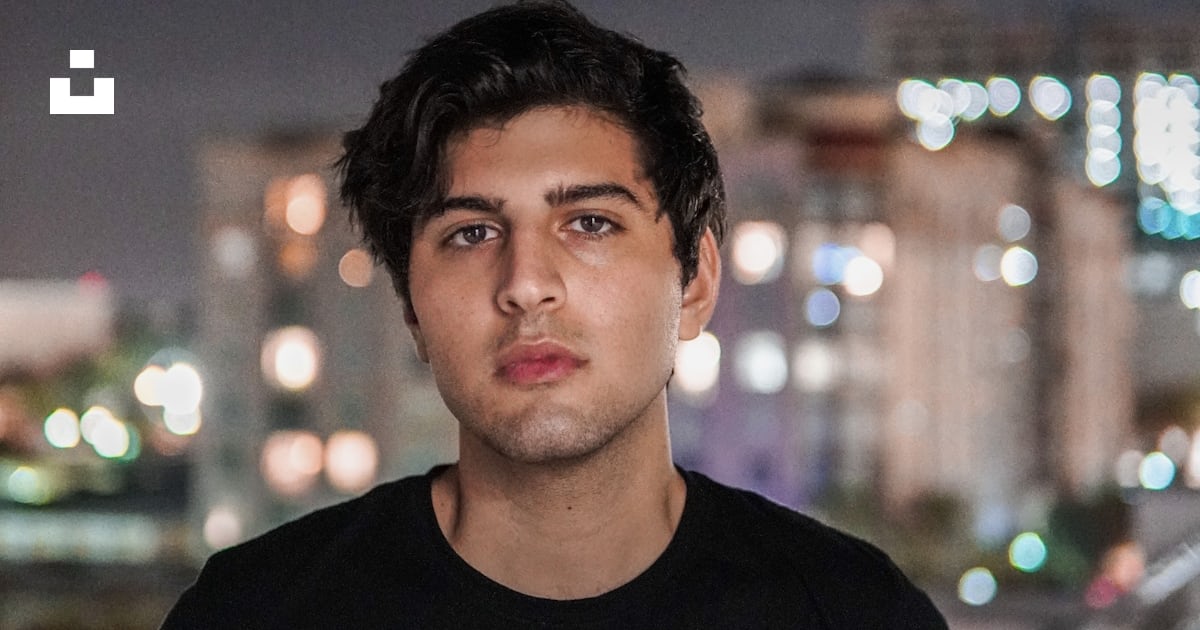 Man In Black Crew Neck Shirt Photo Free Usa Image On Unsplash