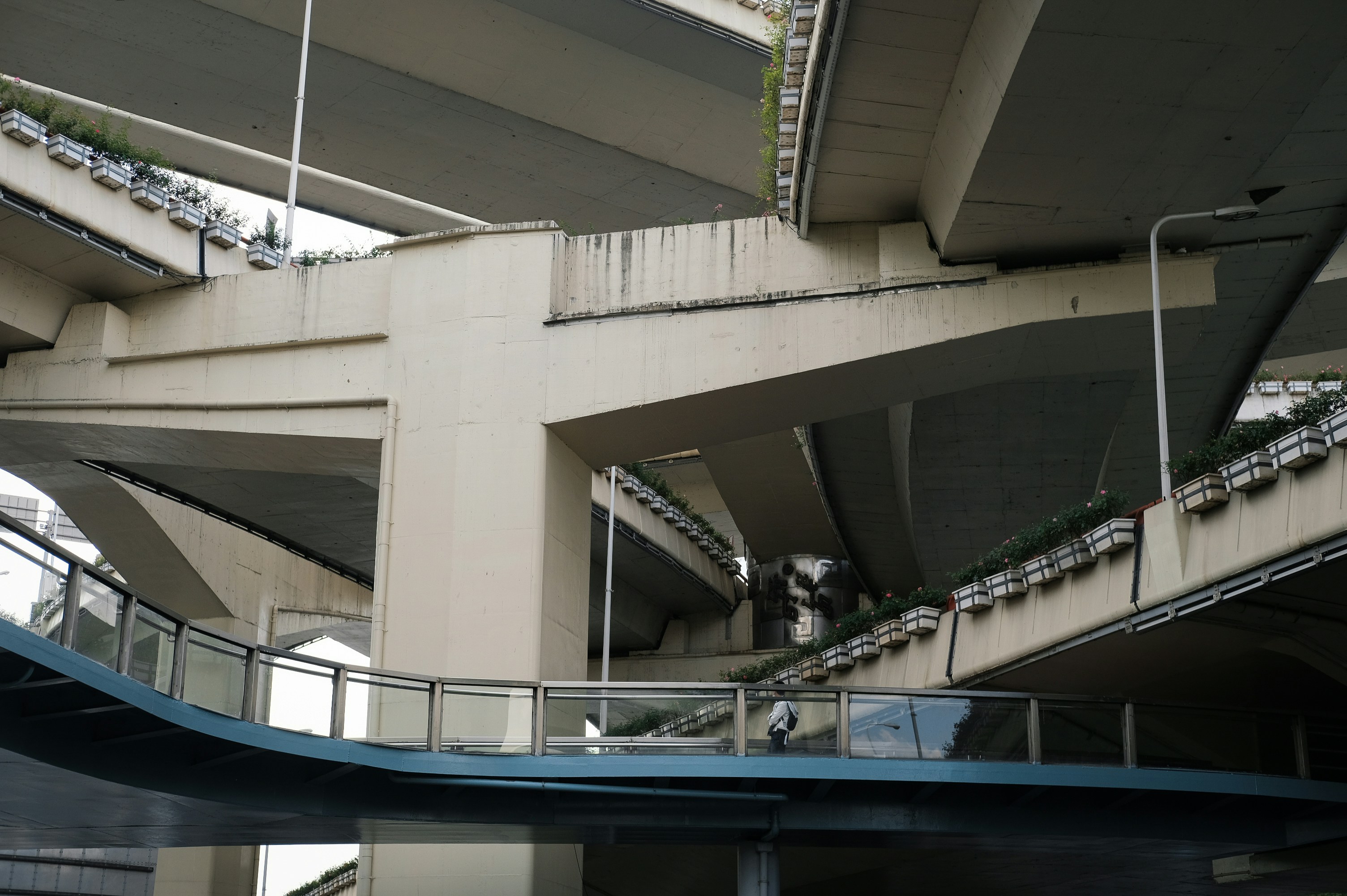 Blue and white metal bridge photo – Free Grey Image on Unsplash