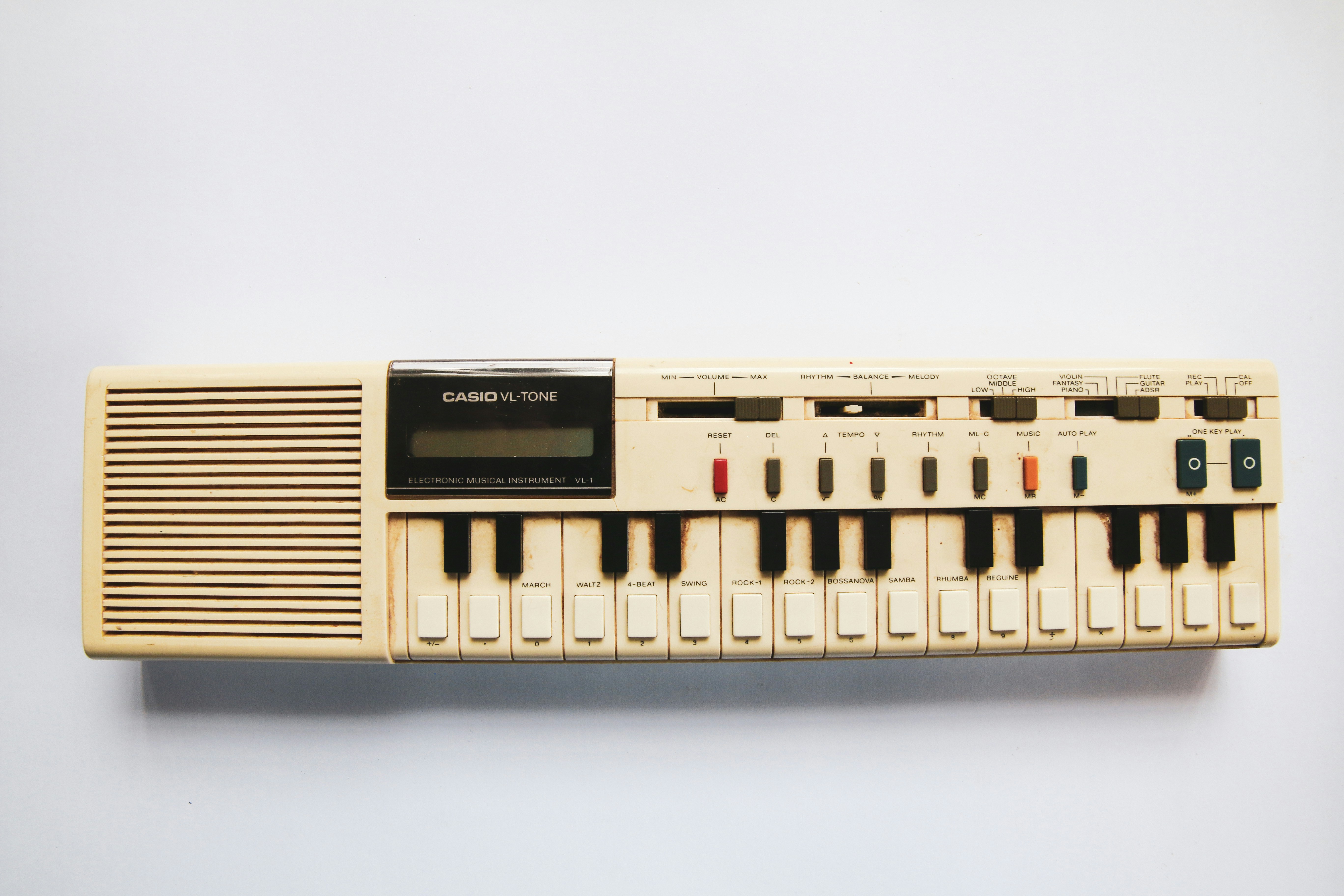 Retro Casio VI-TONE Portable Keyboard: A Minimalist Studio Icon