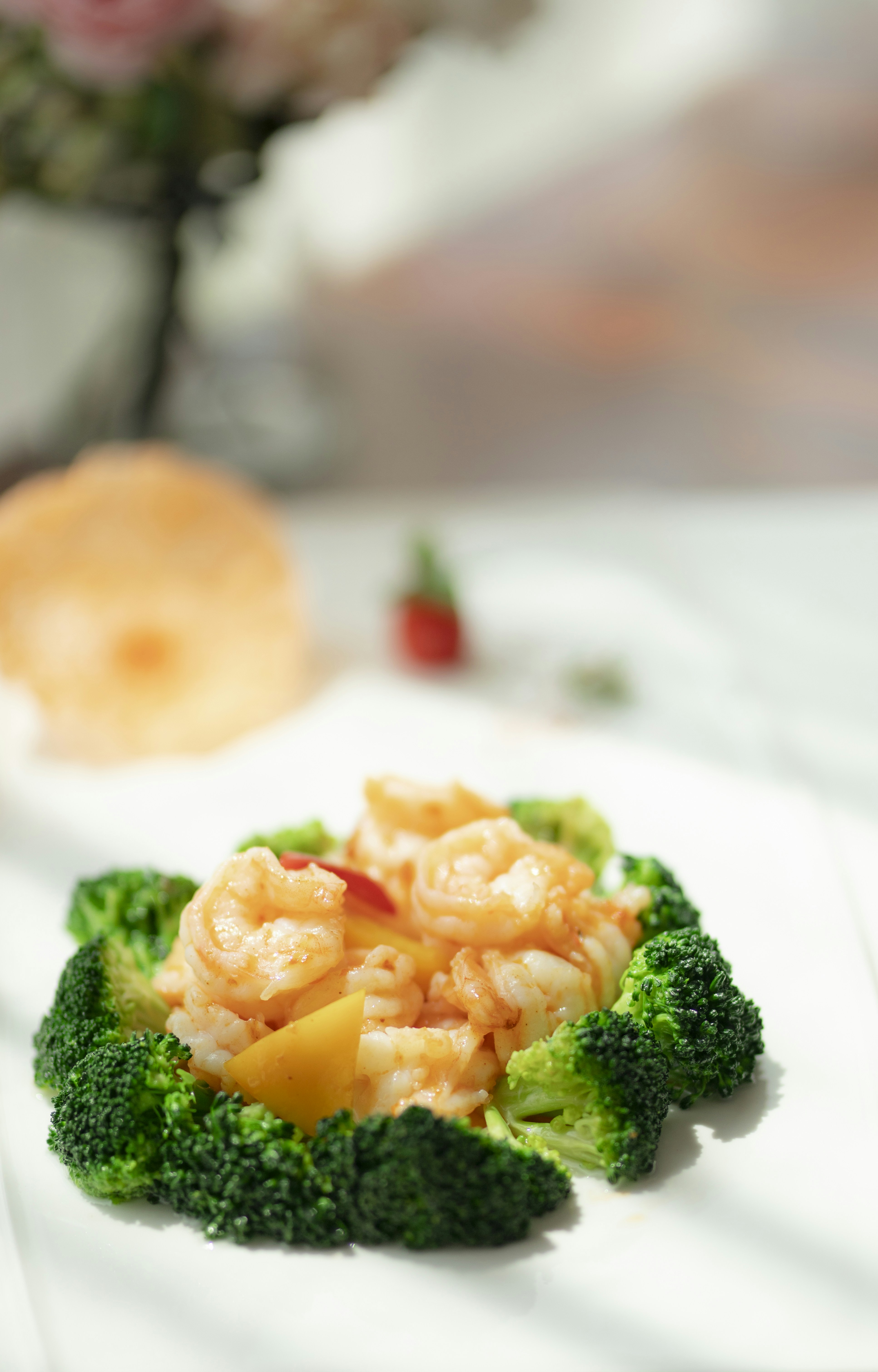 Green and yellow vegetable on white ceramic plate photo – Free Chinese ...