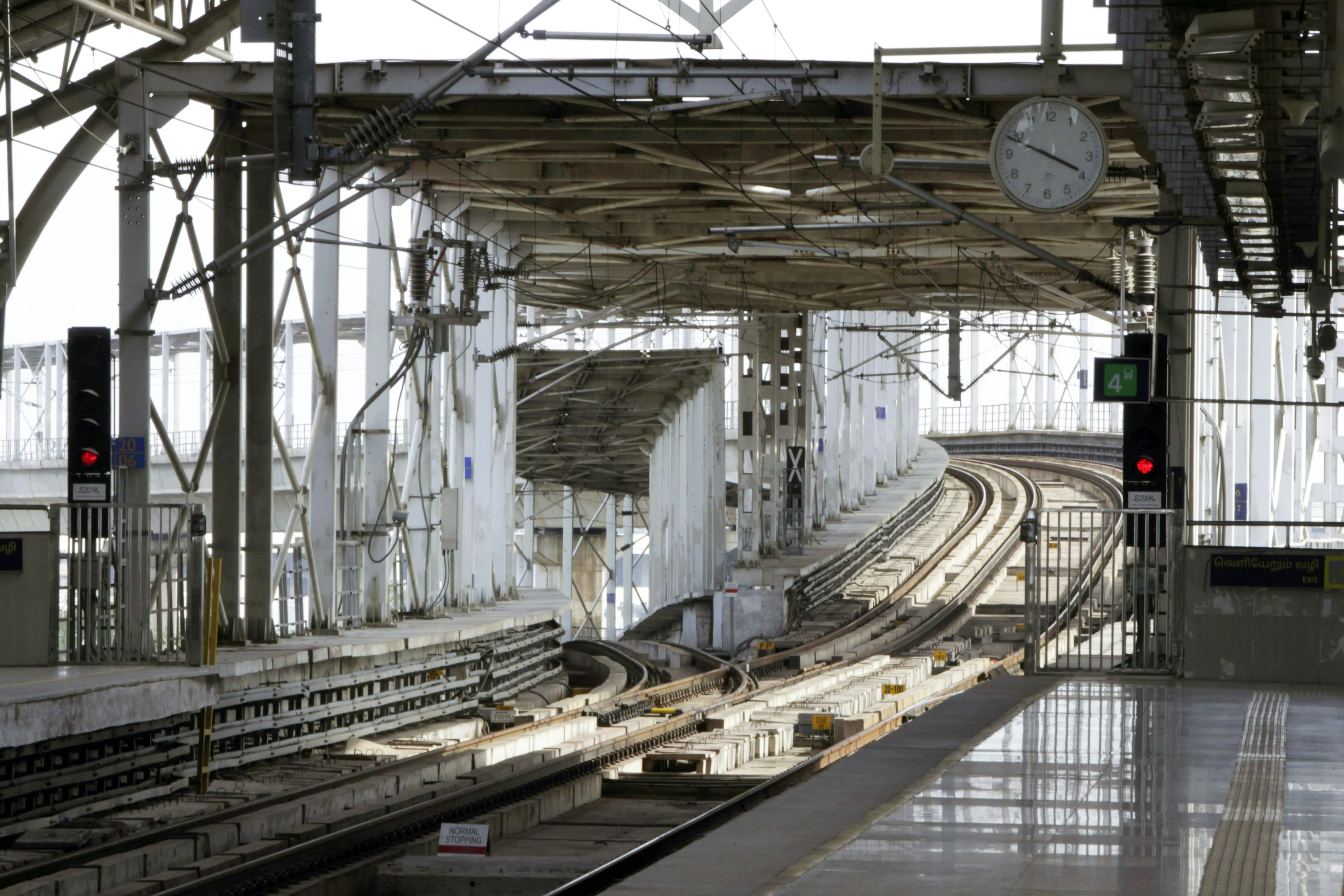 White and brown train rail photo – Free Grey Image on Unsplash