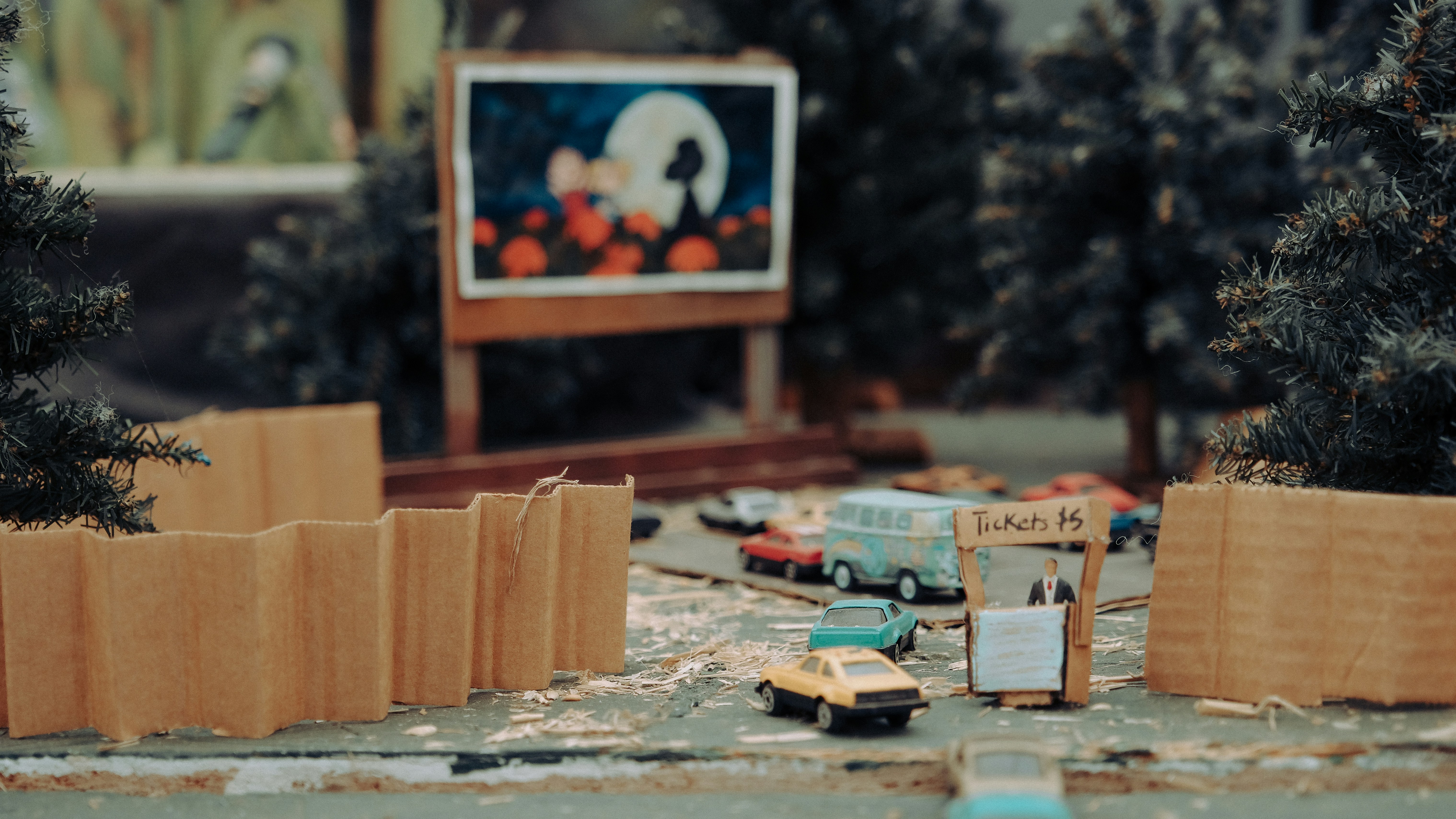 Brown cardboard box on gray concrete floor photo – Free People Image on ...