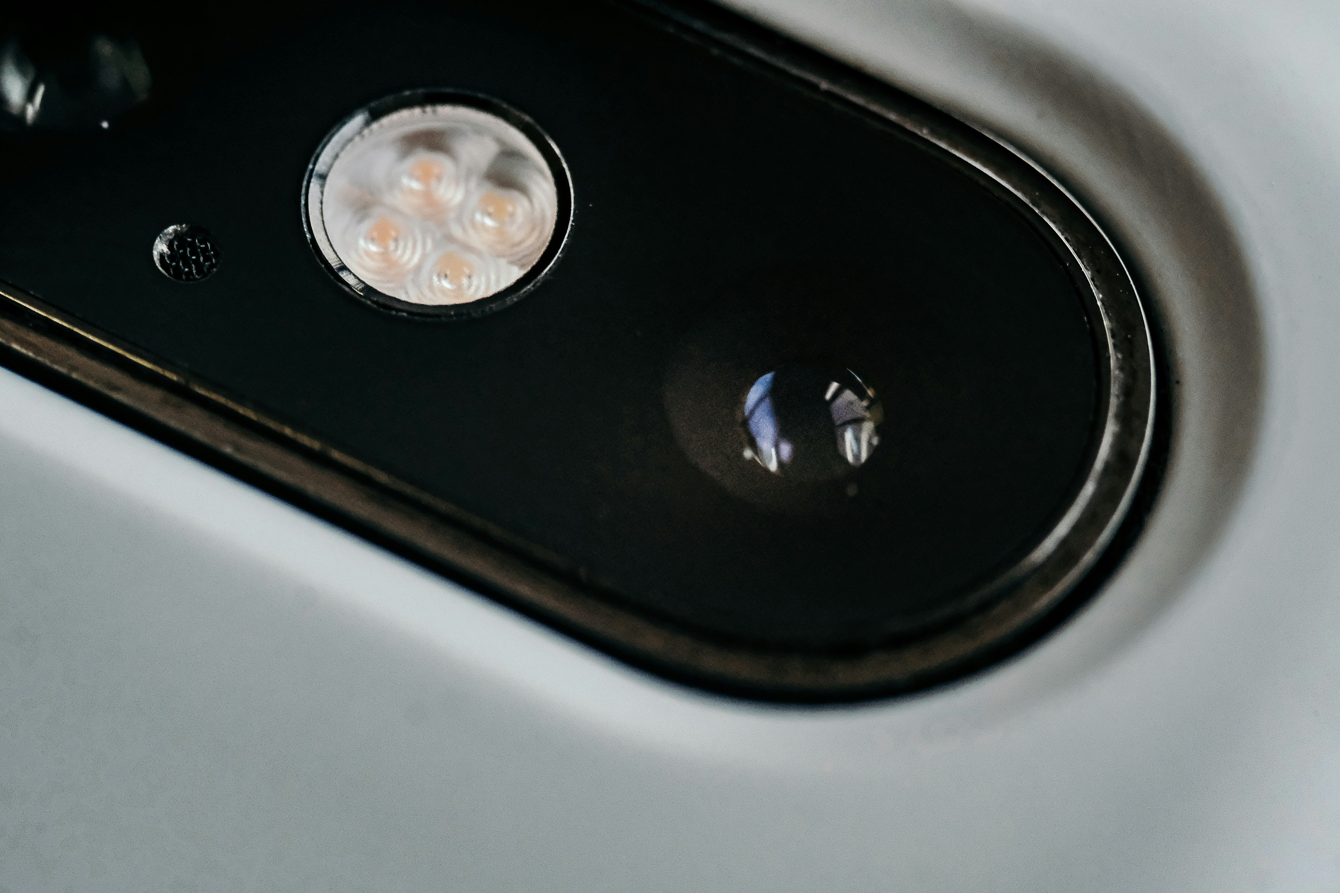 Black and silver oval device photo – Free Iphone Image on Unsplash