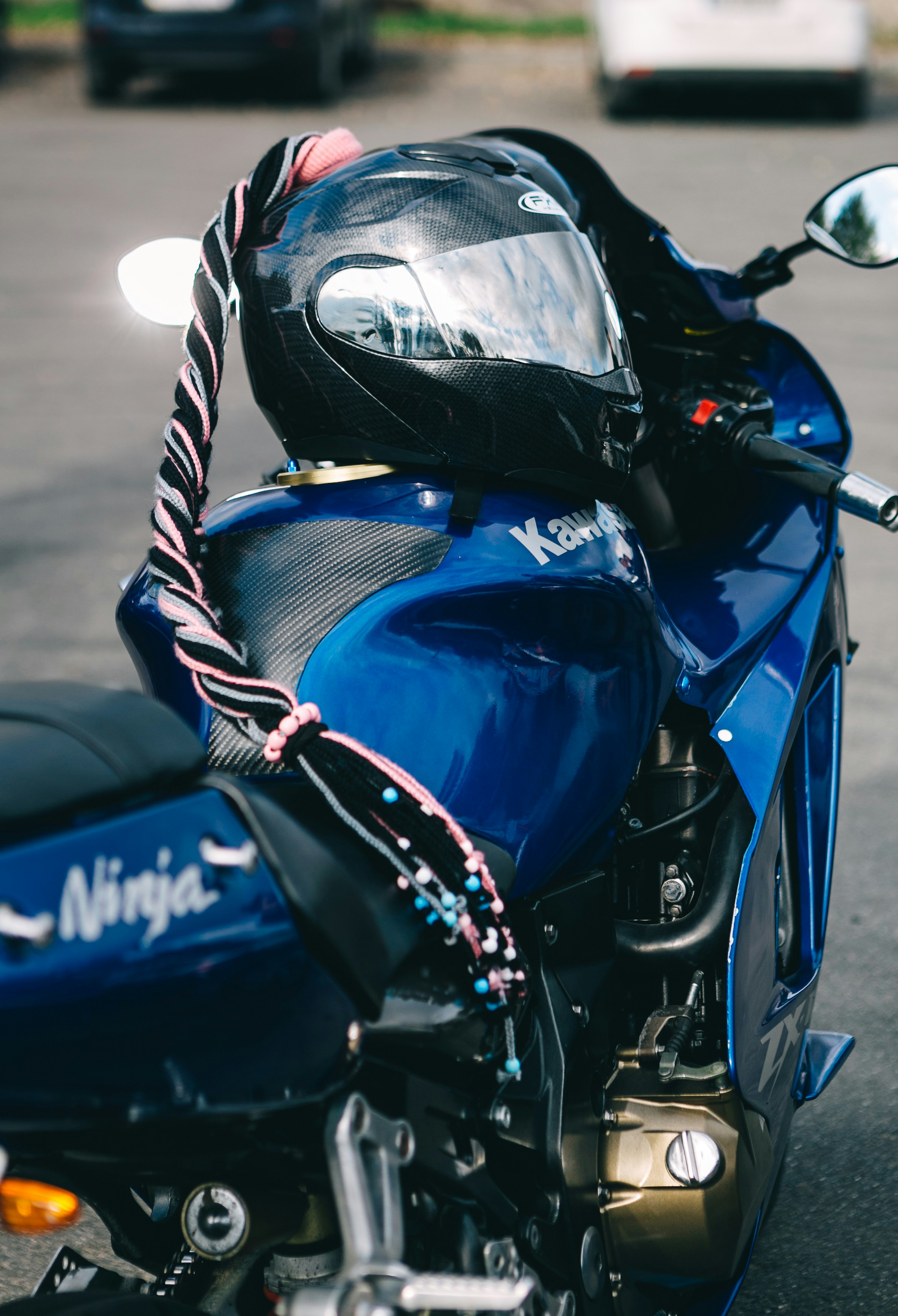 Black and blue sports bike photo – Free Blue Image on Unsplash