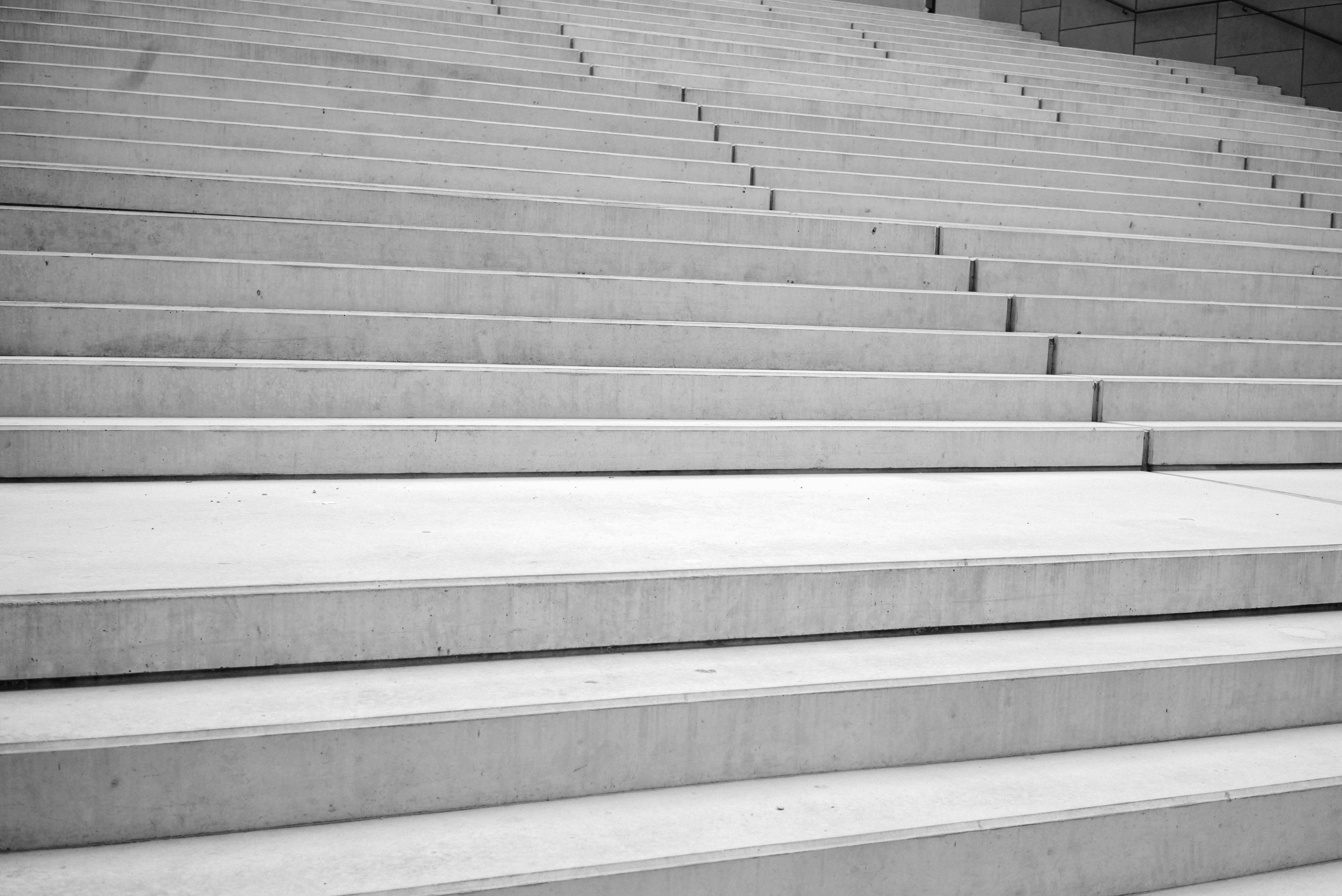 Gray and white concrete stairs photo – Free Architecture Image on Unsplash