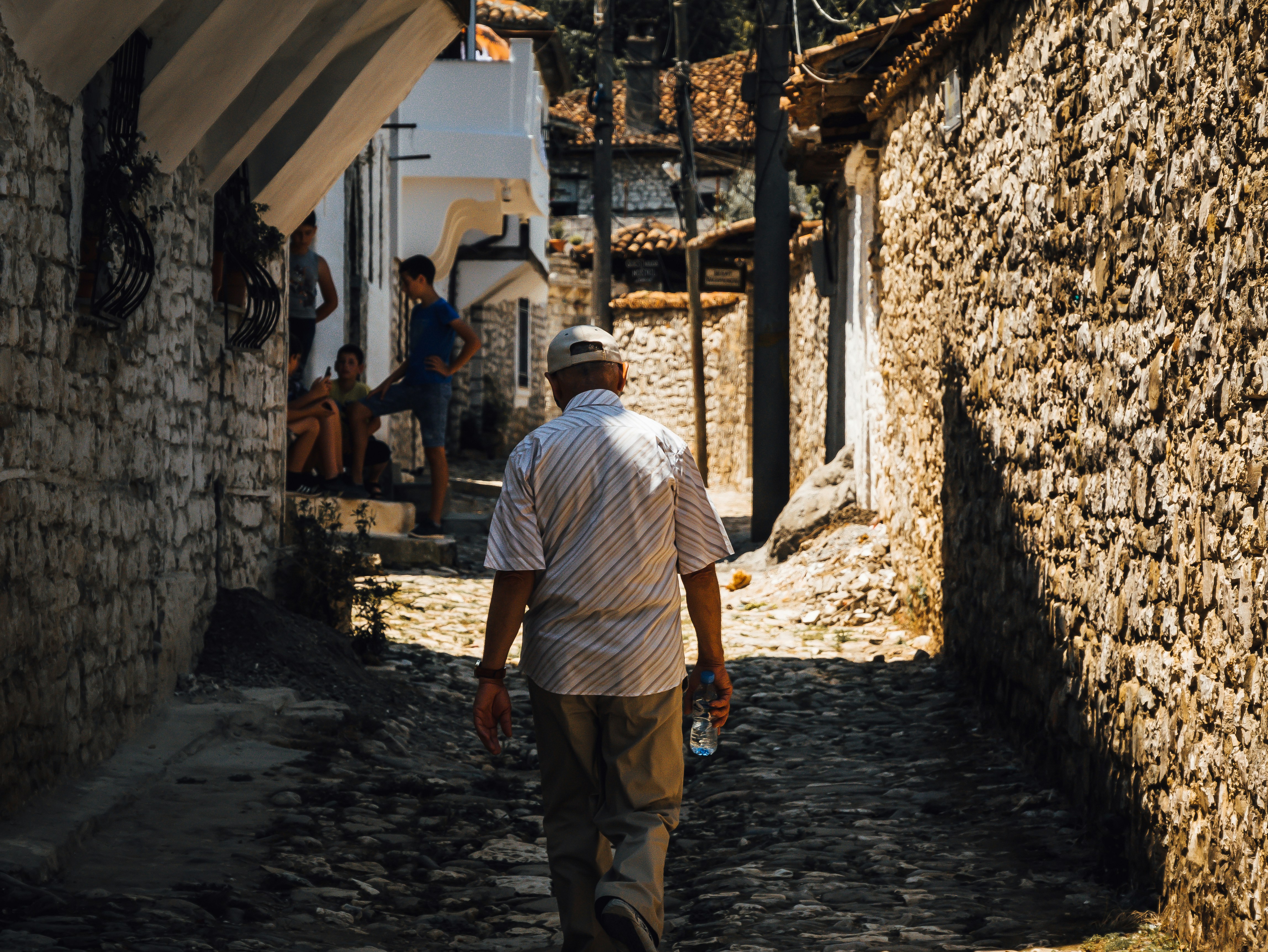 Old Man Walking Pictures | Download Free Images on Unsplash