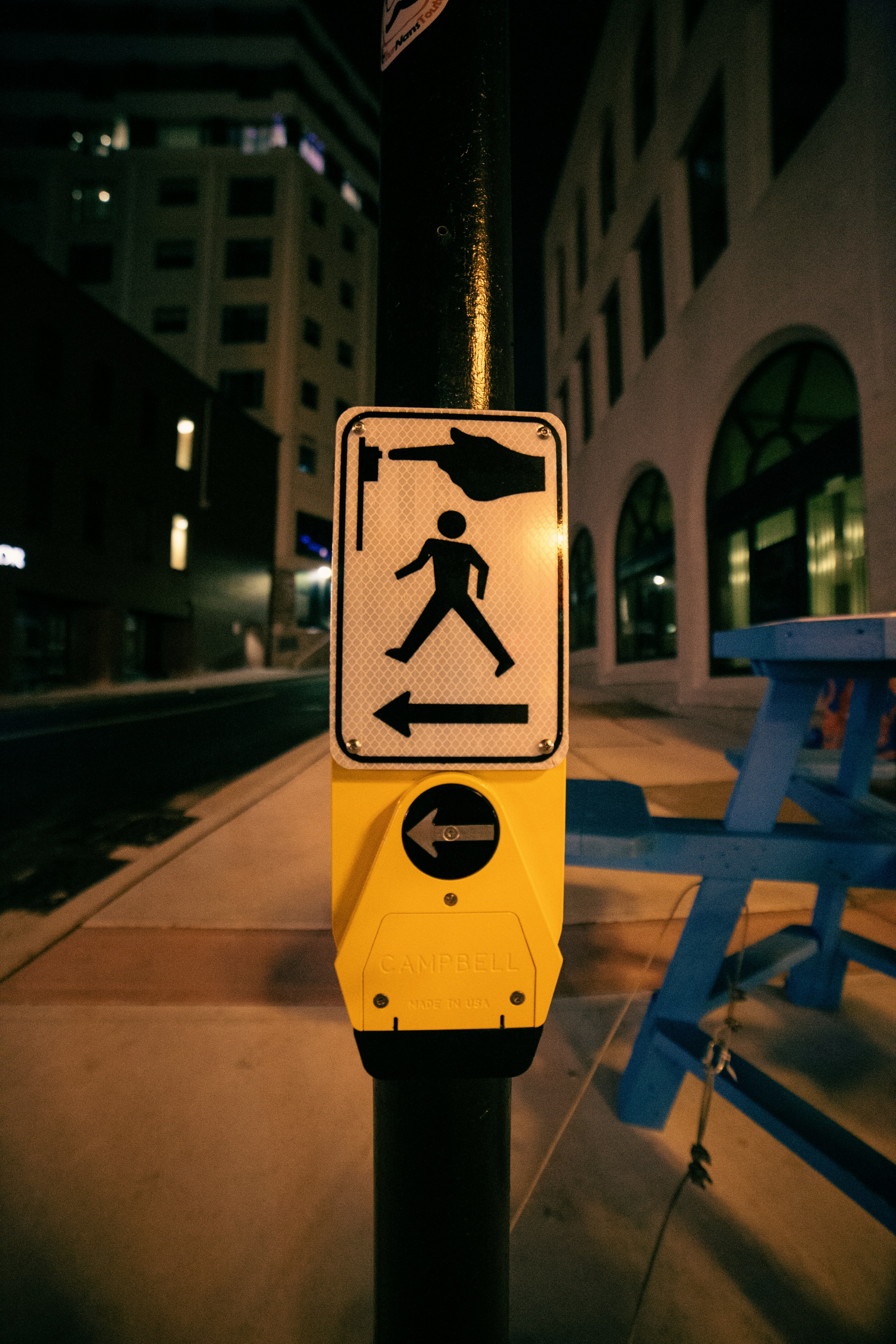 Yellow and black stop sign photo – Free Symbol Image on Unsplash