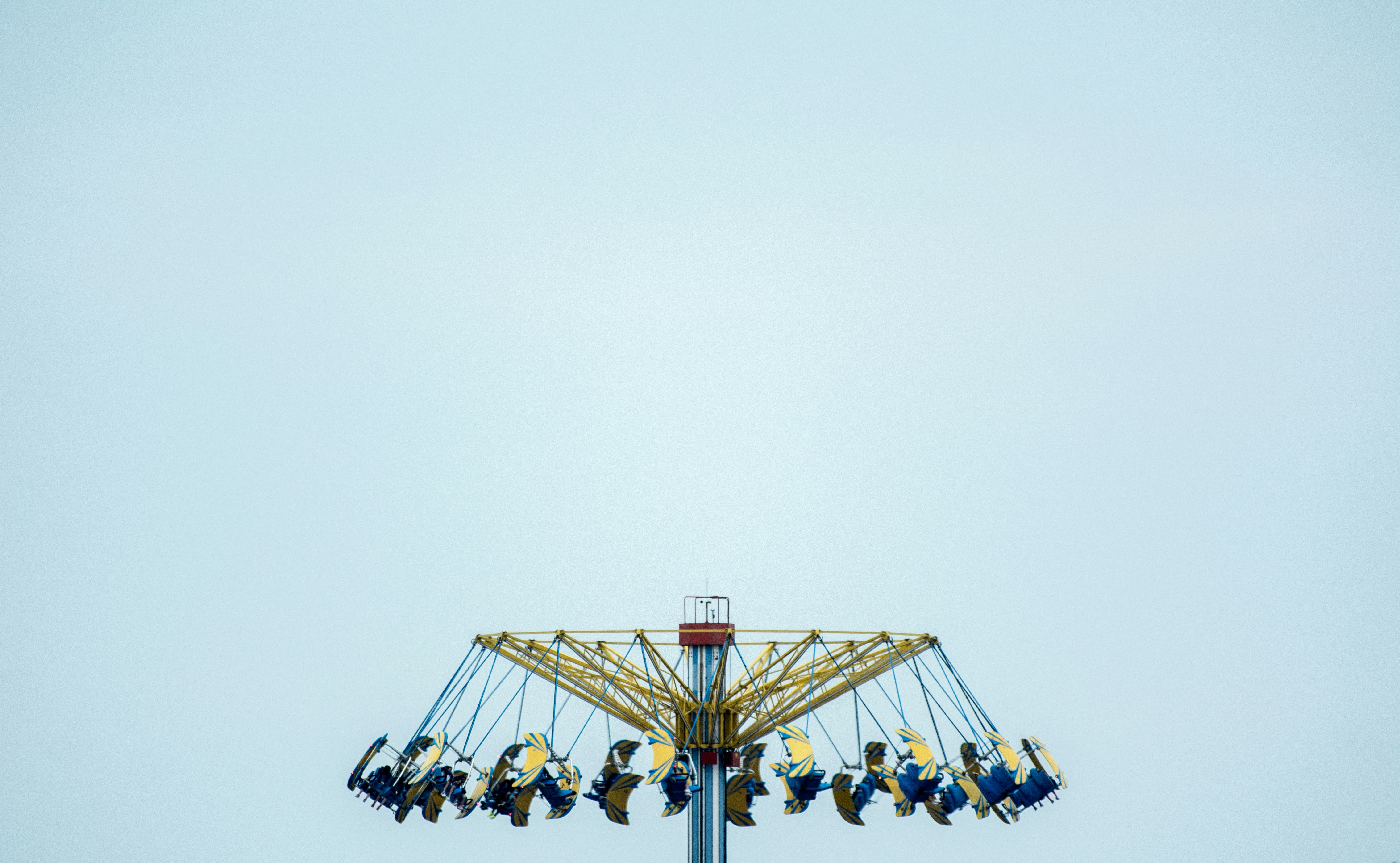 Blue and yellow metal frame photo – Free Blue Image on Unsplash
