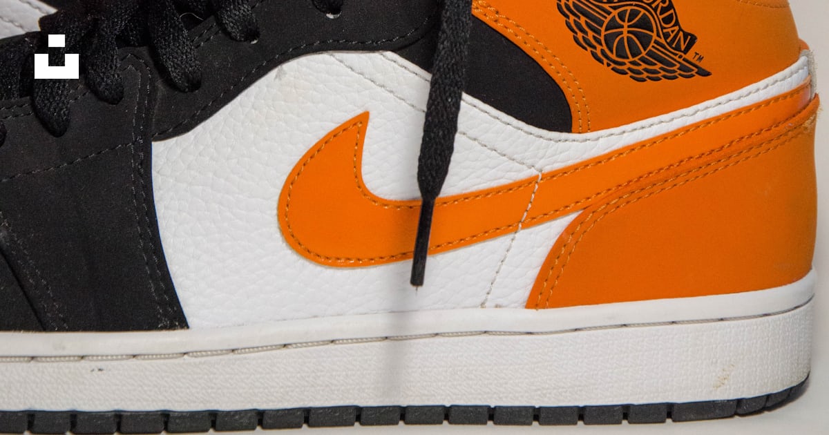 Black And White Nike Athletic Shoes Photo Free Italy Image On Unsplash