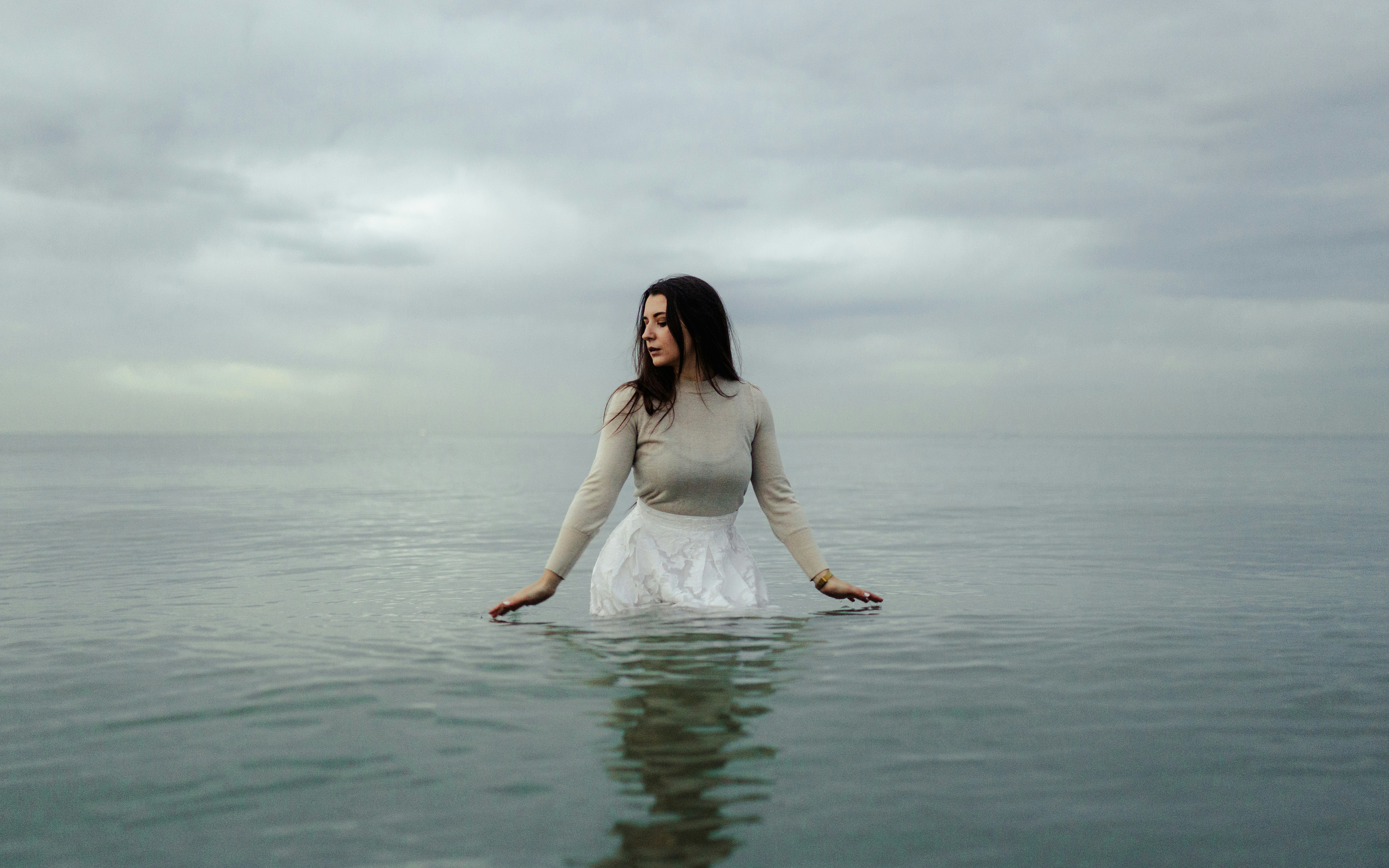 30k+ Woman In Water Pictures | Download Free Images on Unsplash