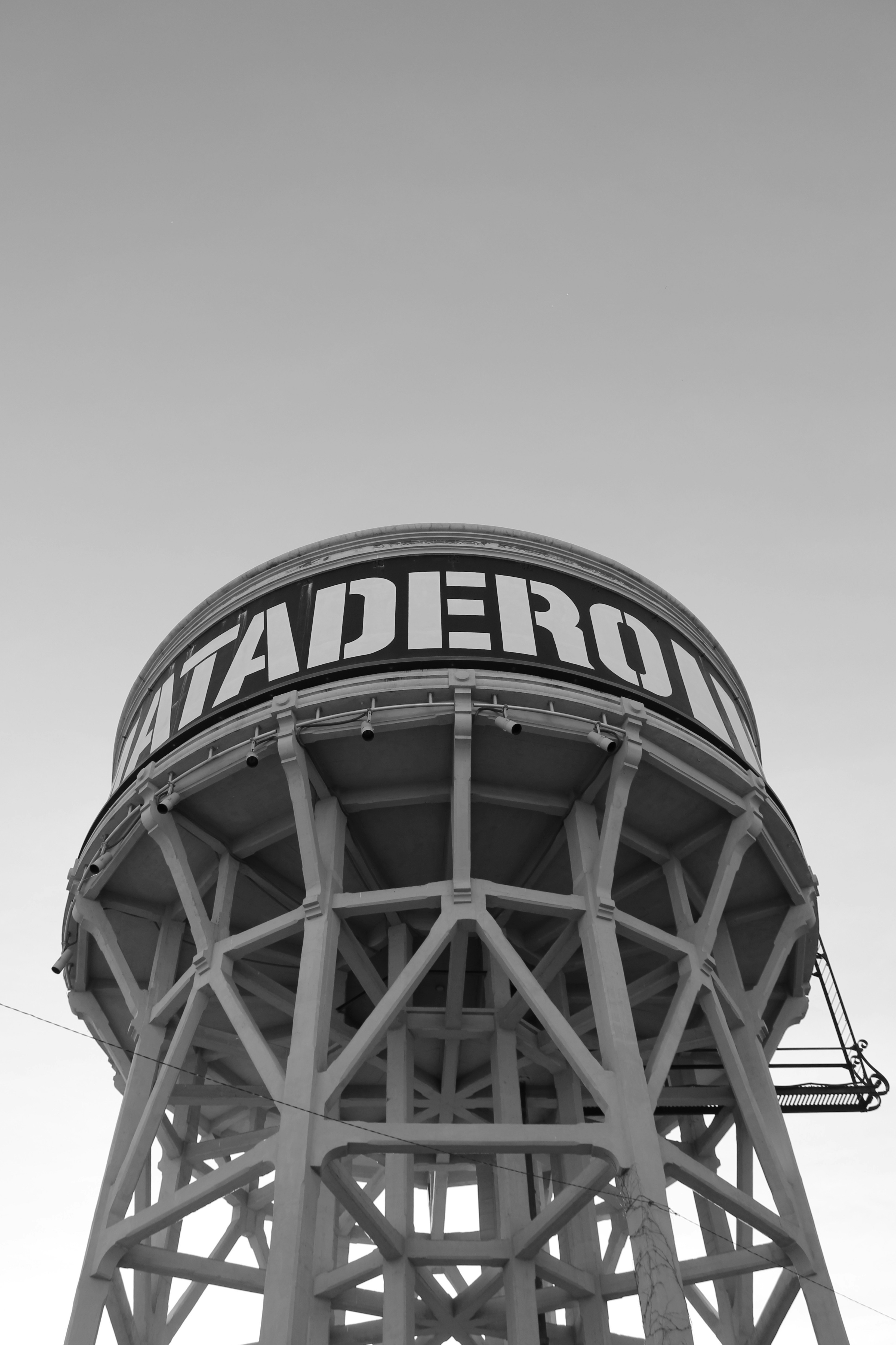 Grayscale photo of round building photo – Free Grey Image on Unsplash