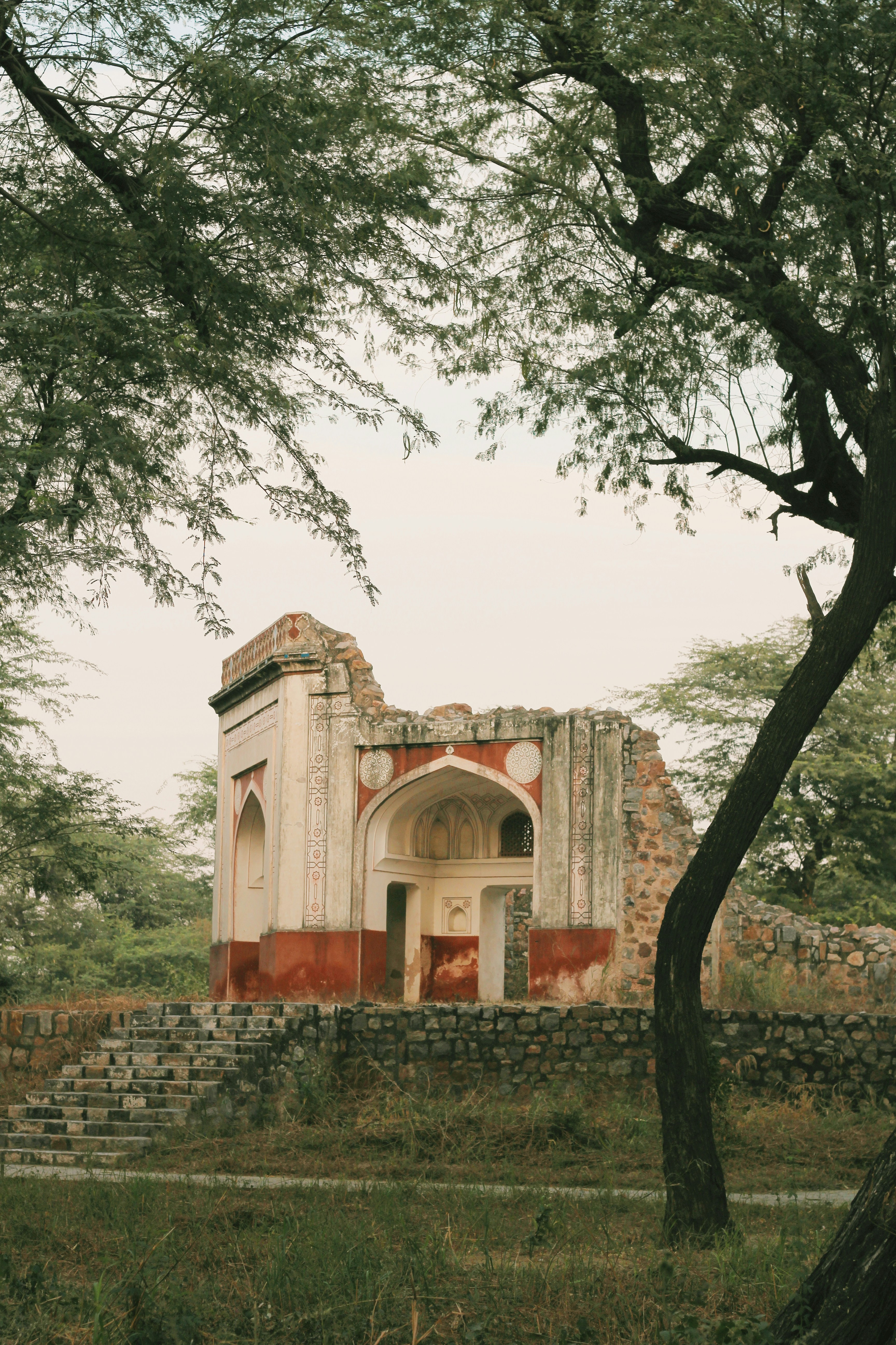 Delhi , india
Chote Batashewala mahal complex | brown concrete building near green trees during daytime