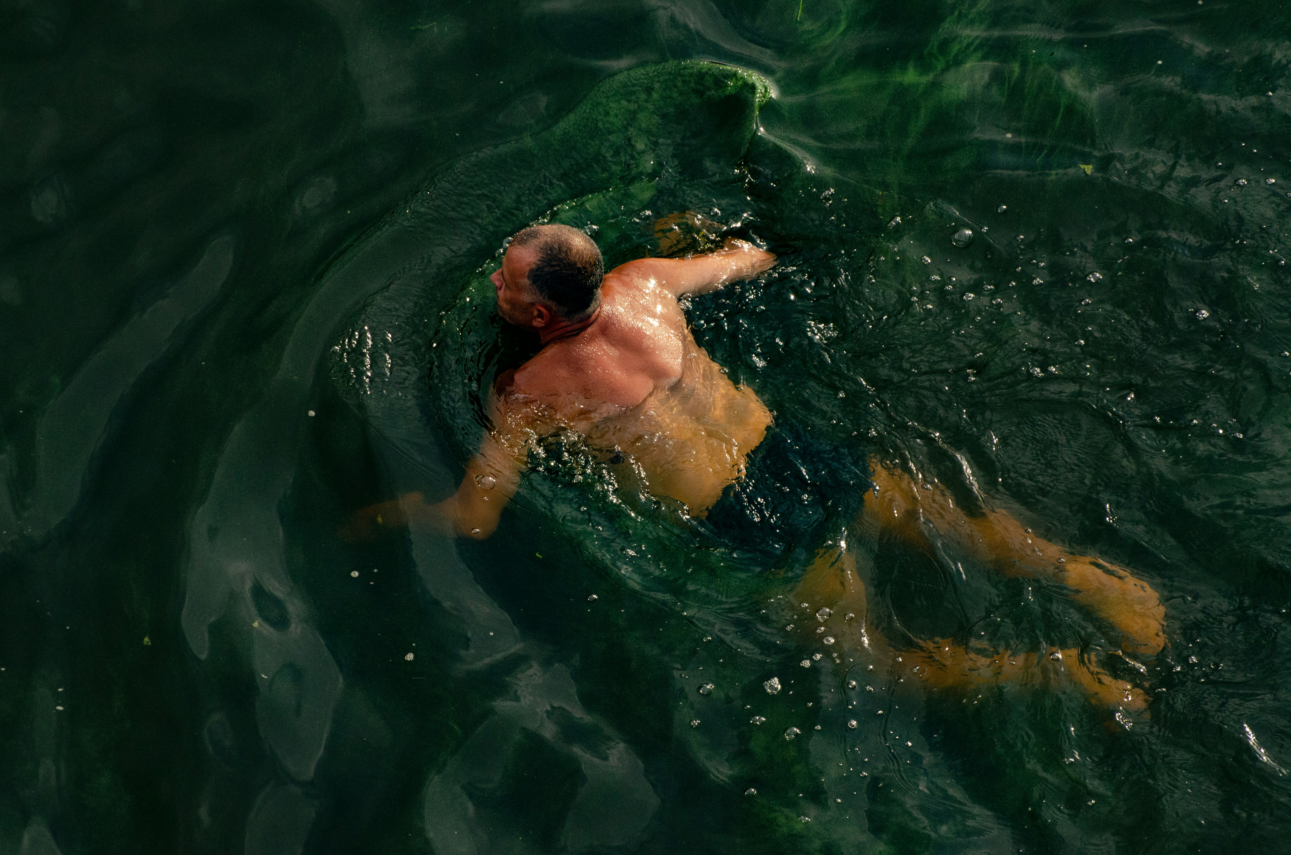 Swimming Man Pictures | Download Free Images on Unsplash