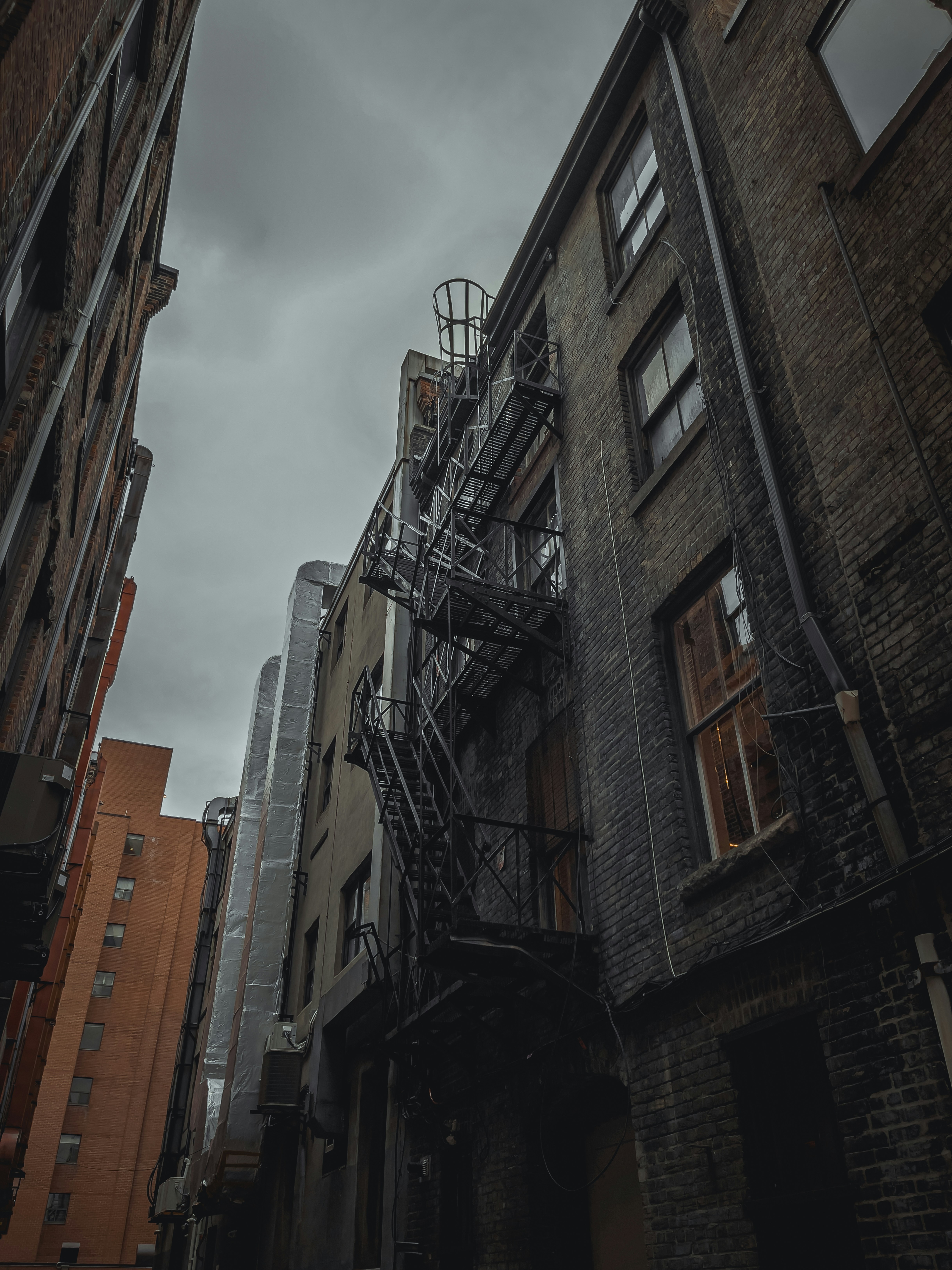 Urban Grit: The Narrow PassageDen Trushtin