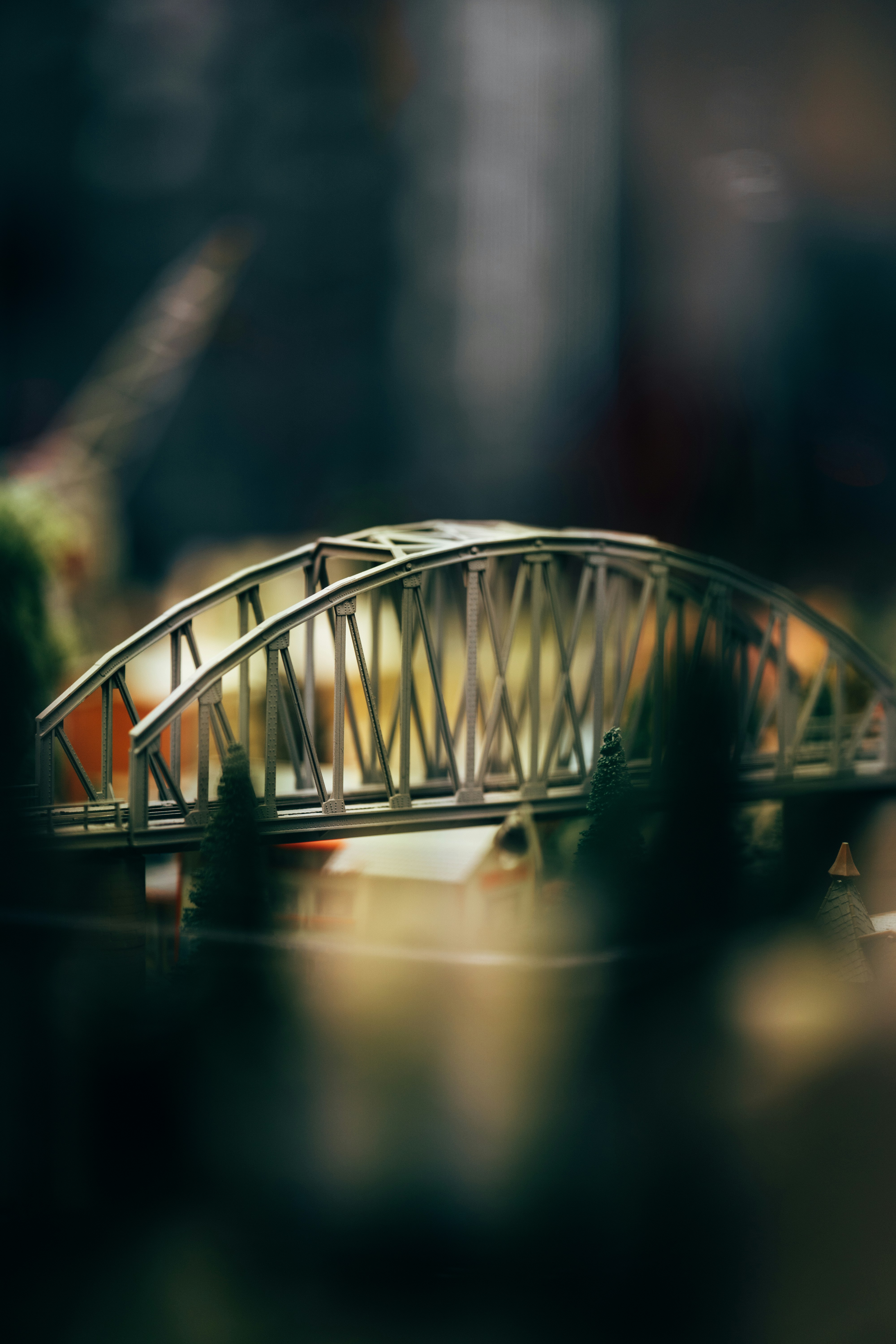 Miniature Iron Ribbon: A Bridge Model in Soft Focus