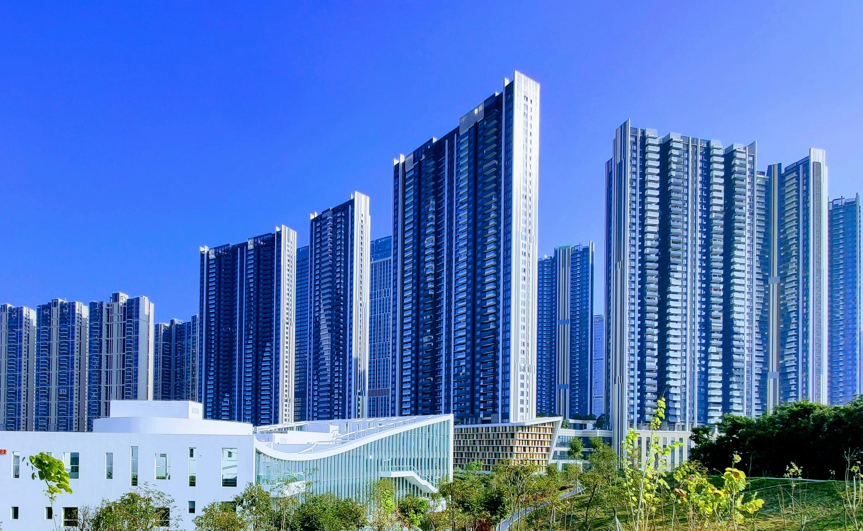High rise buildings during daytime photo – Free Building Image on Unsplash