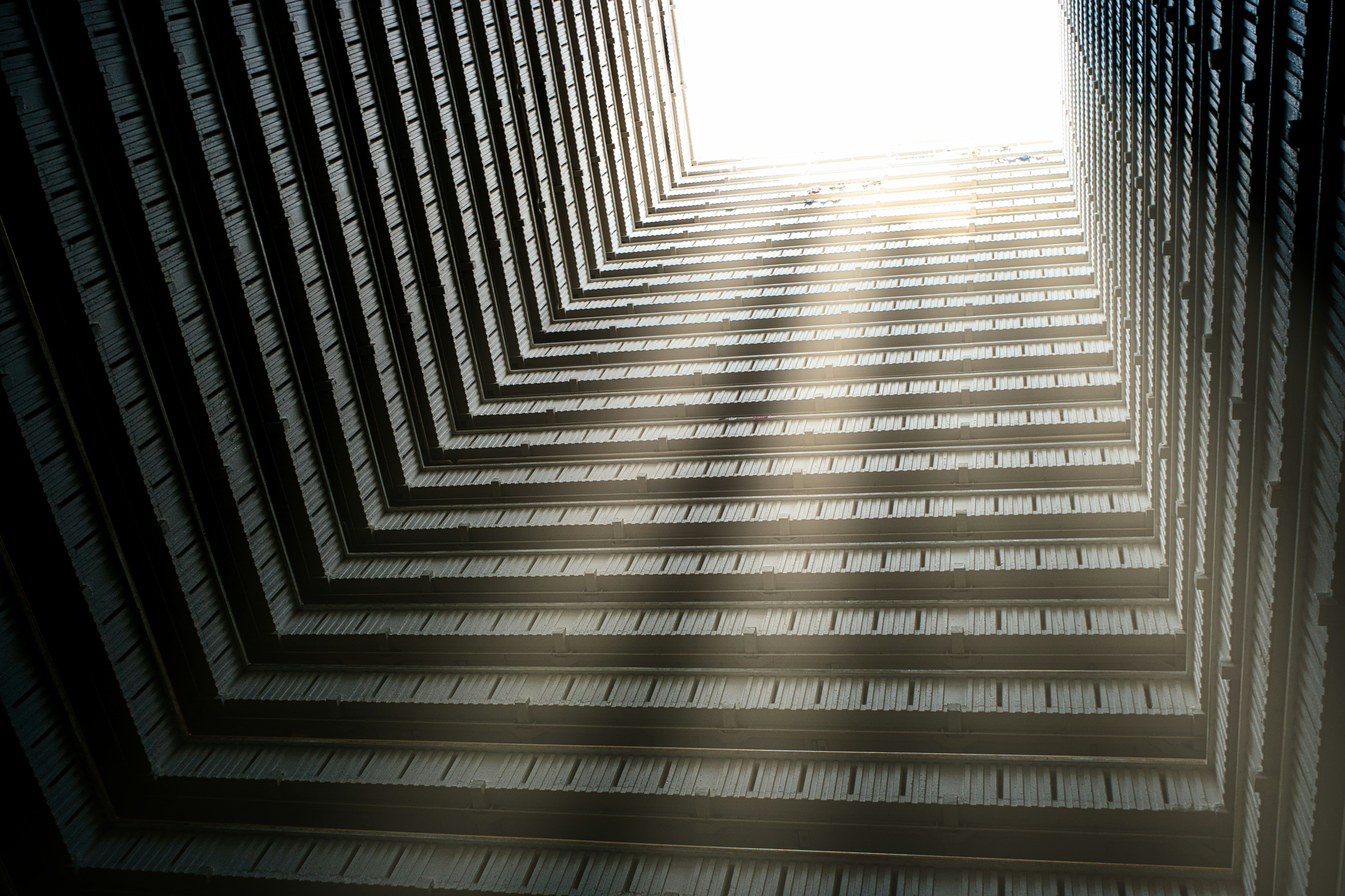 Towards the Sky: A Geometric Atrium's Vanishing Point
