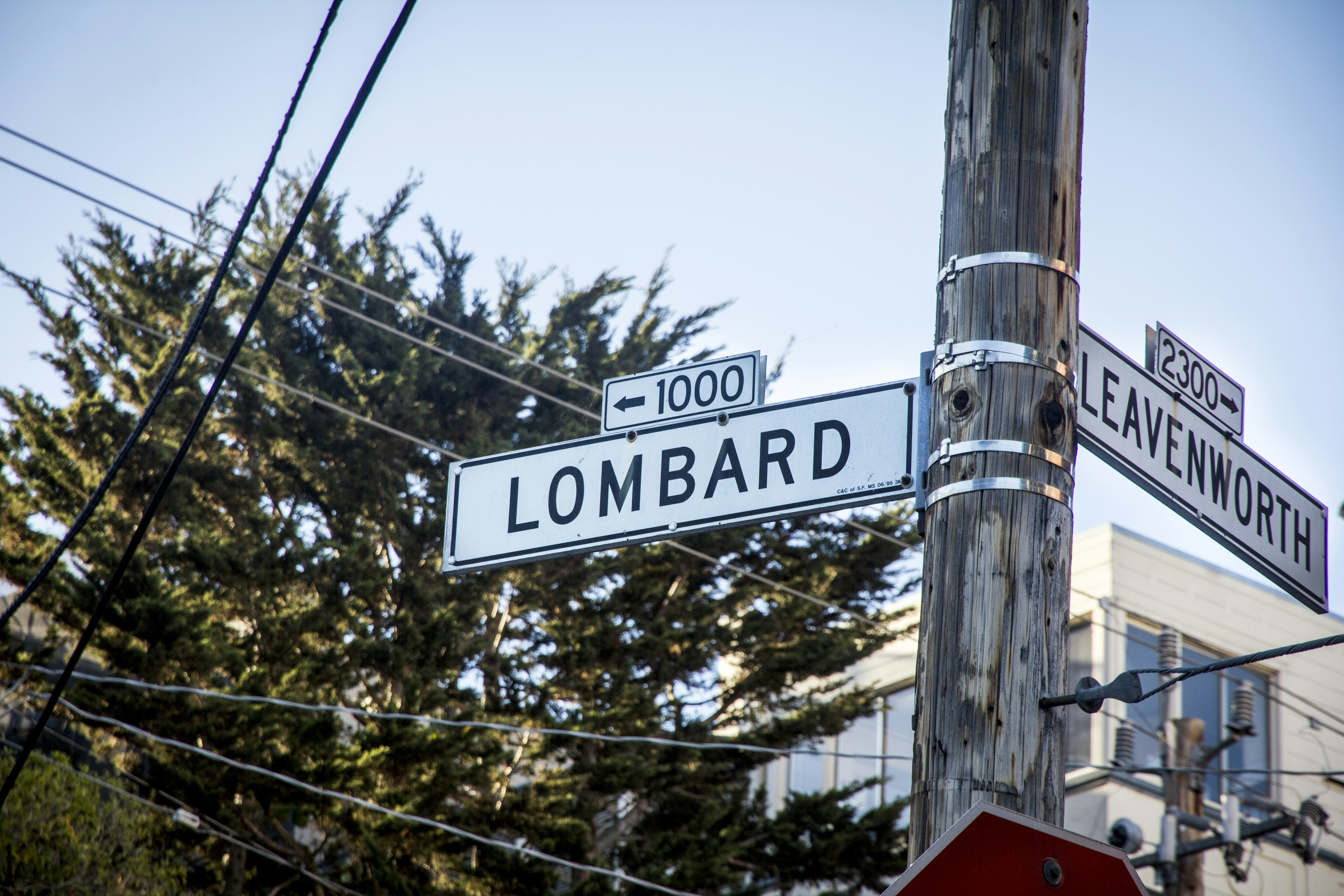 Lombard Street Sign