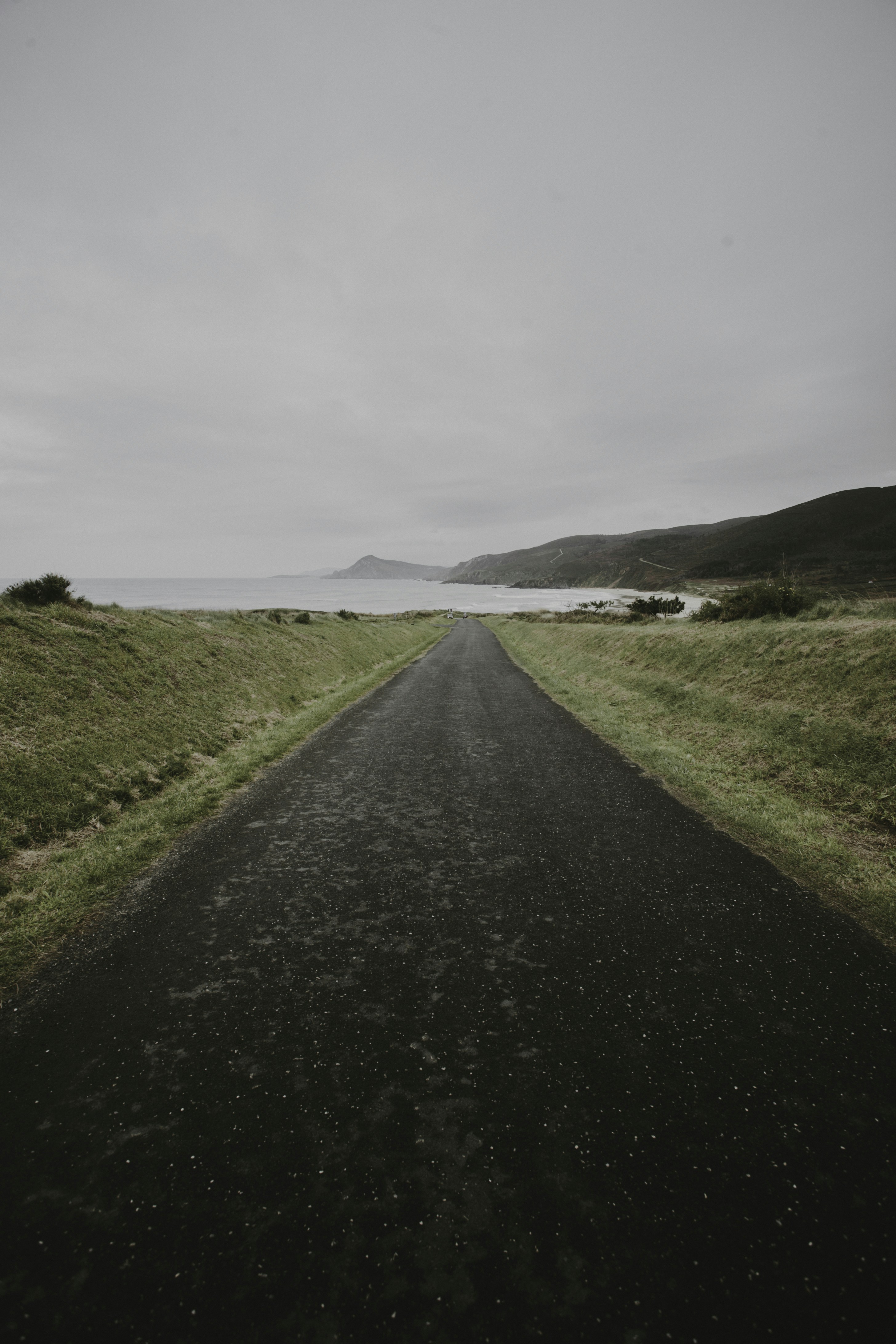 Horizon Bound: The Coastal Road to the Sea