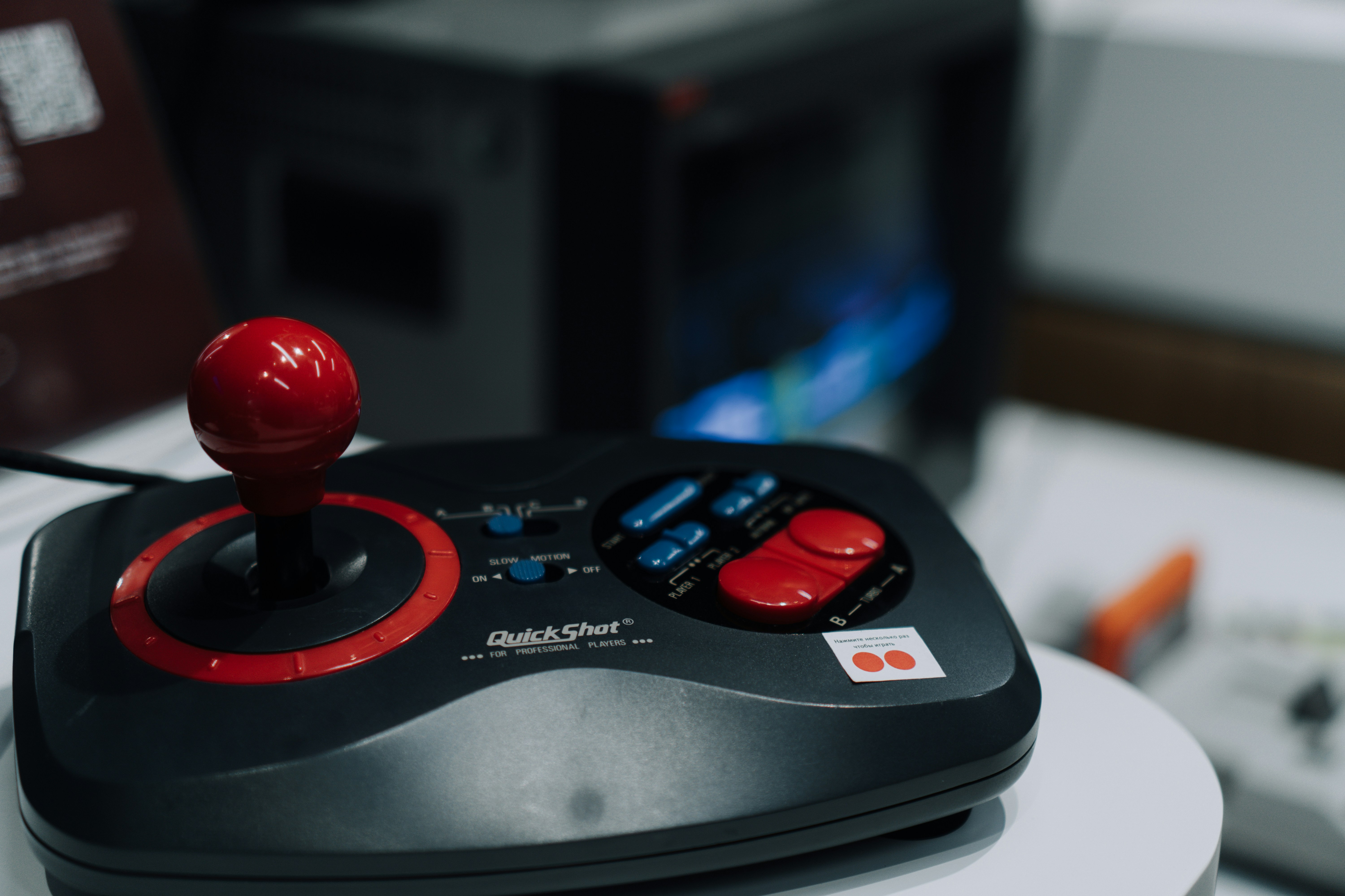 Black and gray game controller photo – Free Electronics Image on Unsplash