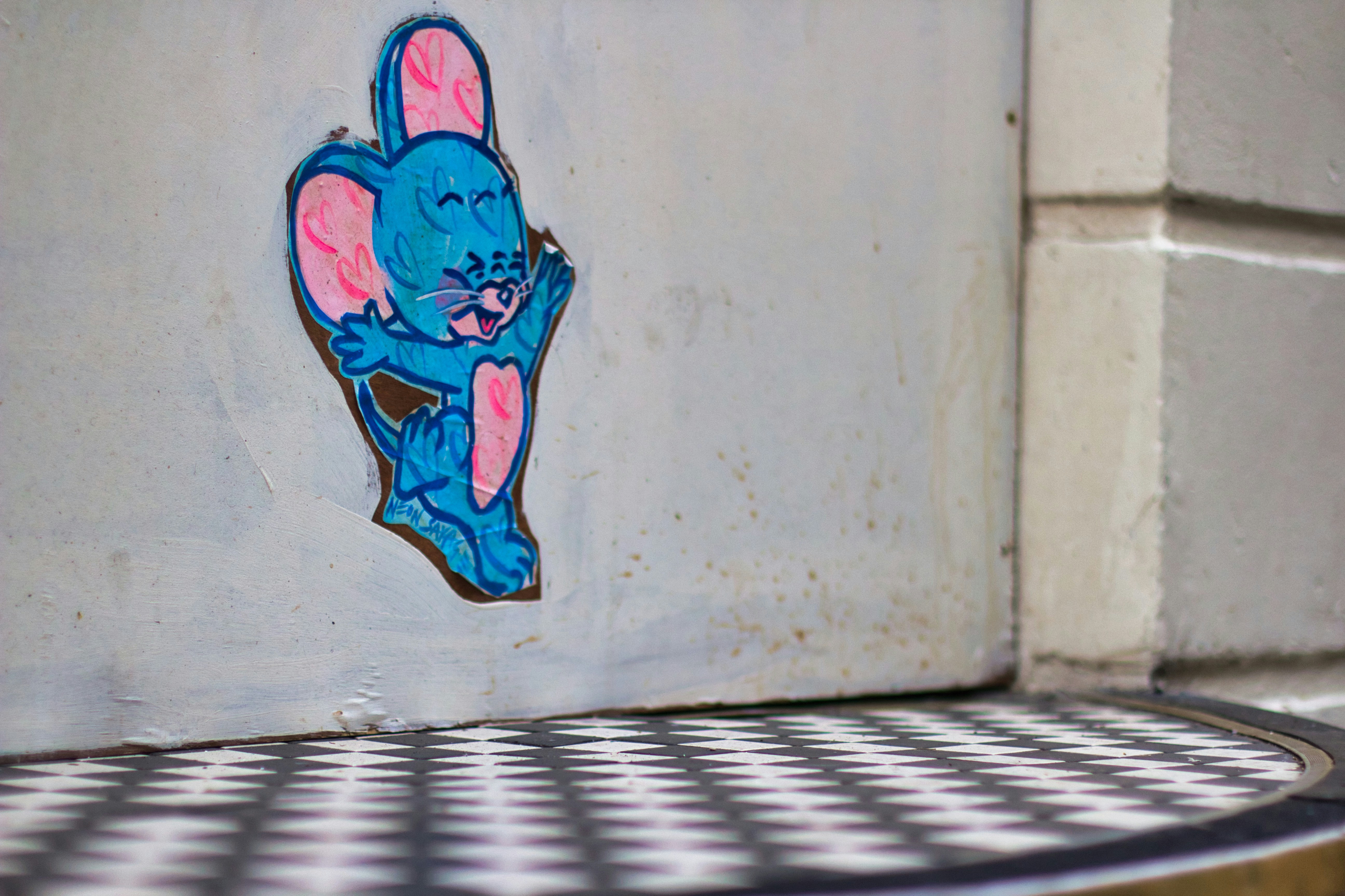 Blue and red woman painting photo – Free Soho Image on Unsplash