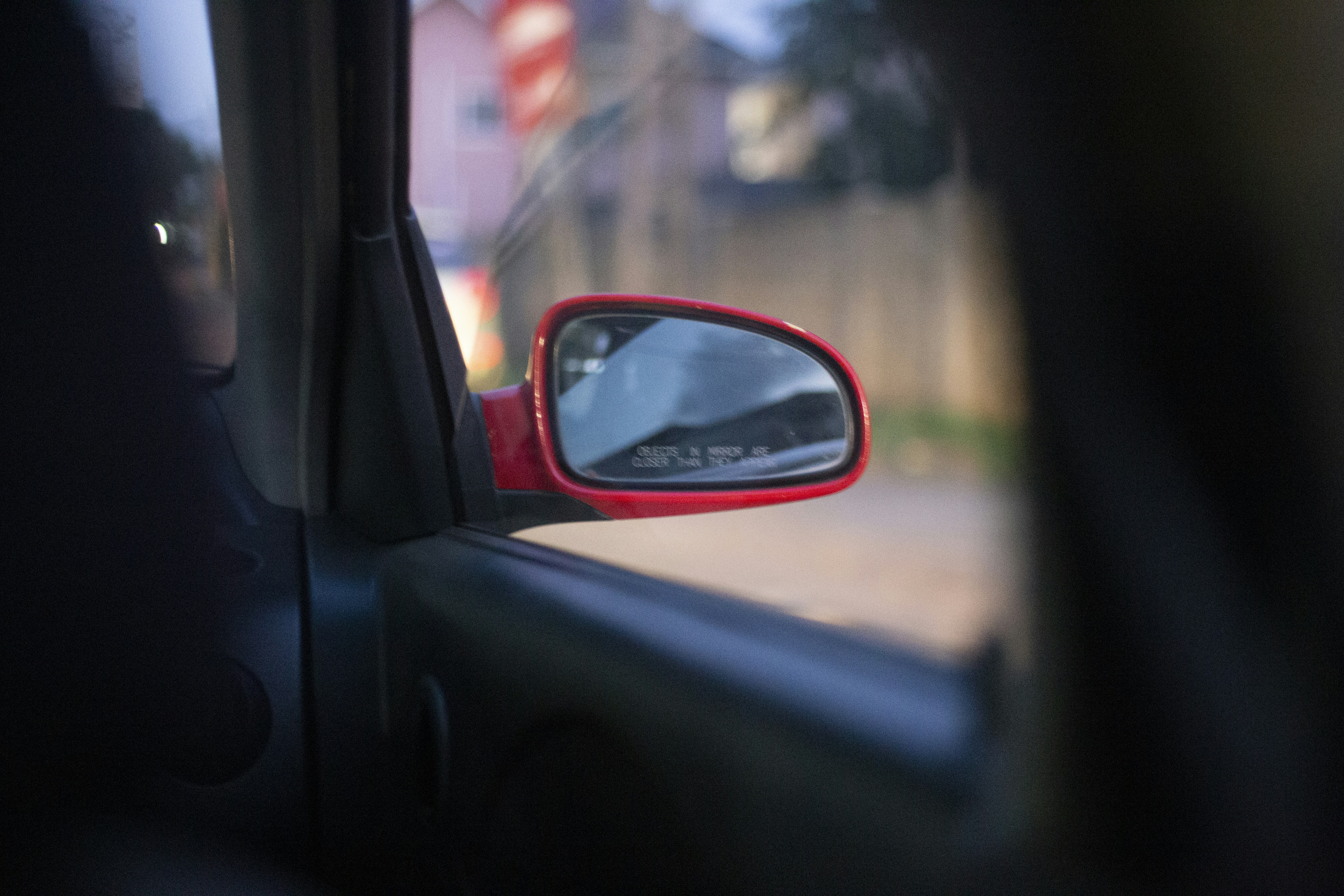 Car side mirror showing car photo – Free Accra Image on Unsplash