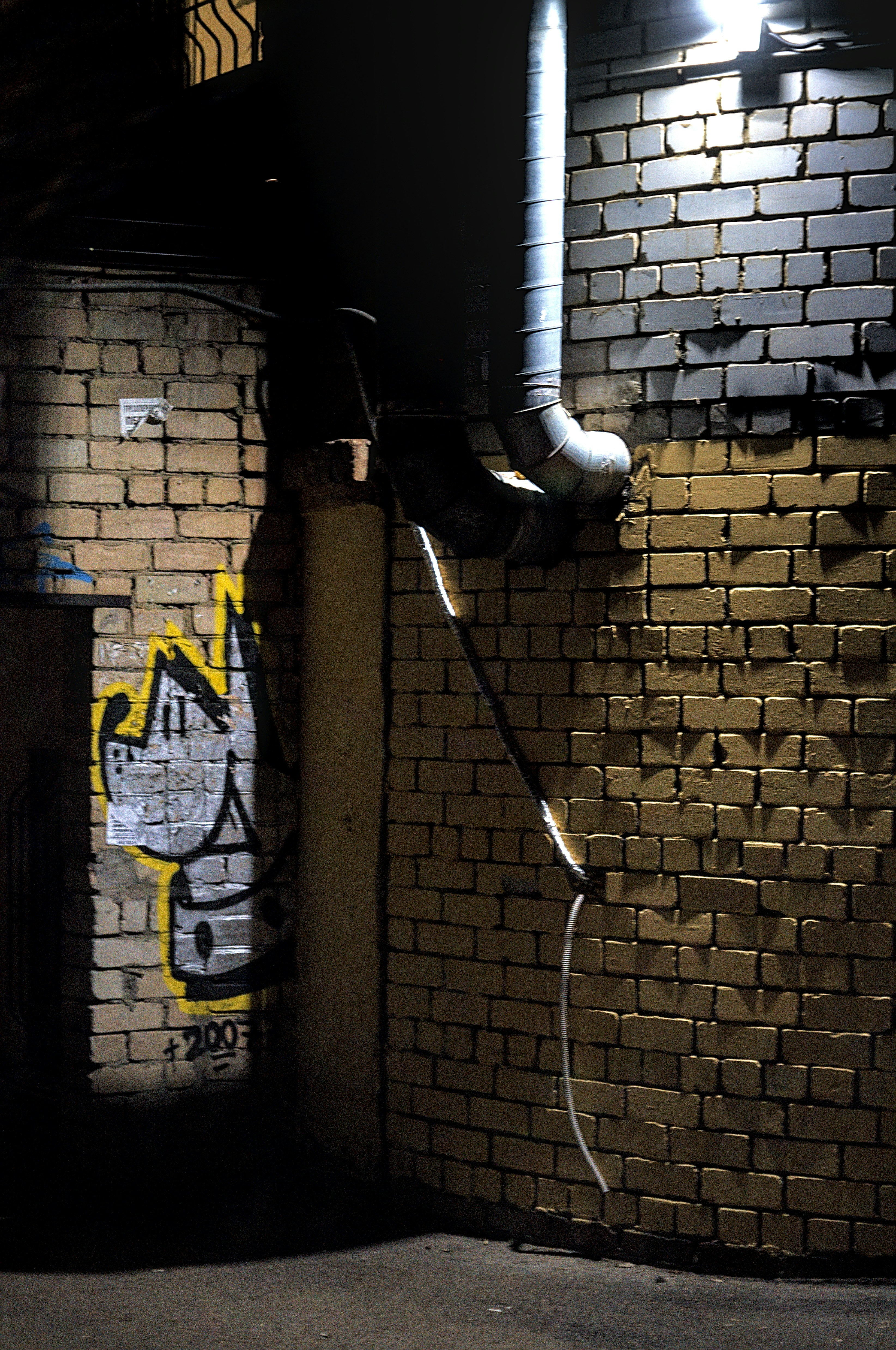 You cannot believe how many people got robbed at this corner. There actually was a graffiti sign, warning you about possible robbery. Too bad there also were no light back then, so you would not see it in the dark. Believe it or not, I myself got attacked here 7 years ago at the exact same day (of publishing this photo), came home with bleeding nose and blood all over my coat. Not a big deal, but a story none the less