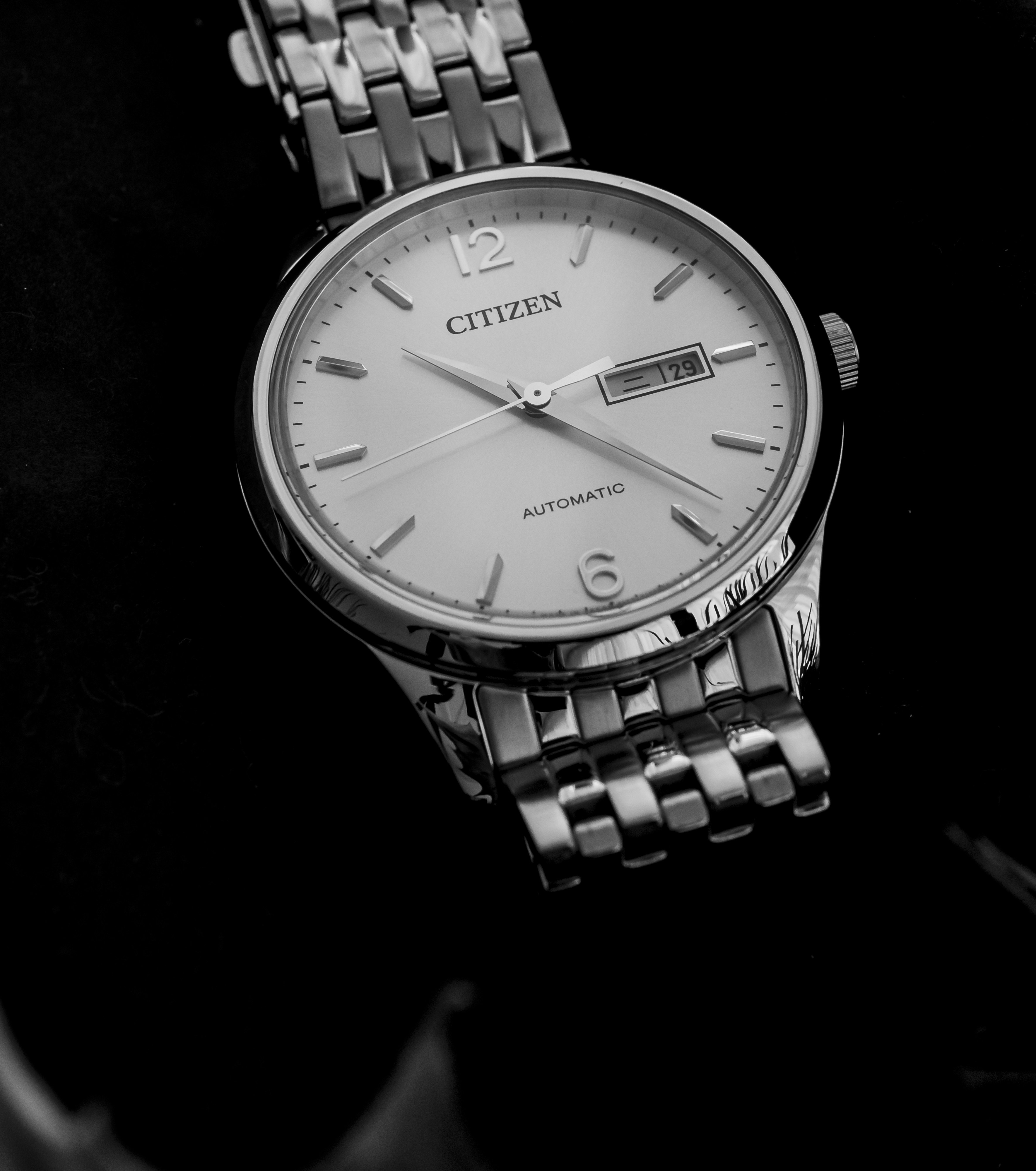 Silver and white analog watch photo – Free Grey Image on Unsplash