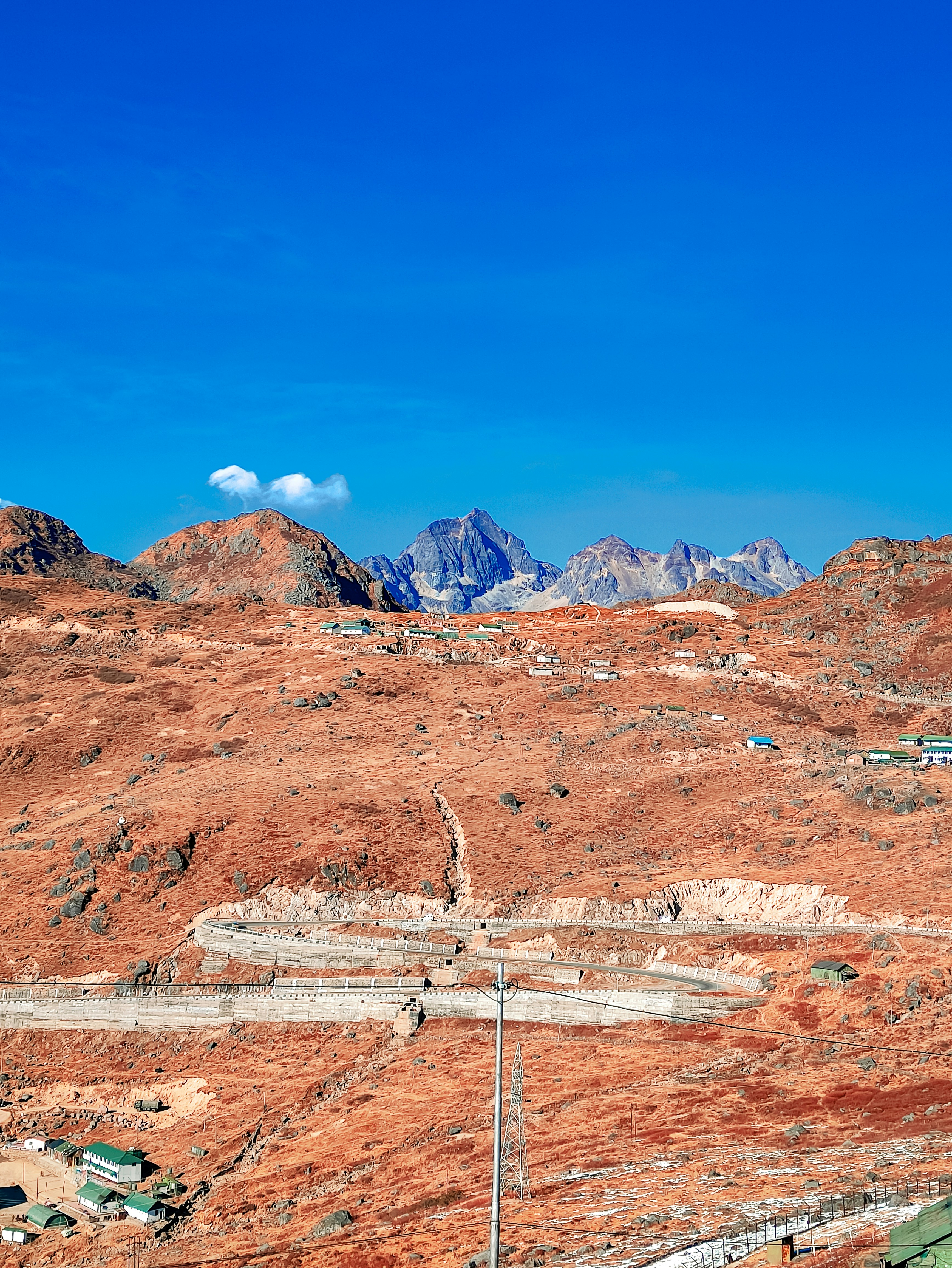 Crimson Basin, Azure Summit: A Quiet Landscape Under a Pristine Sky