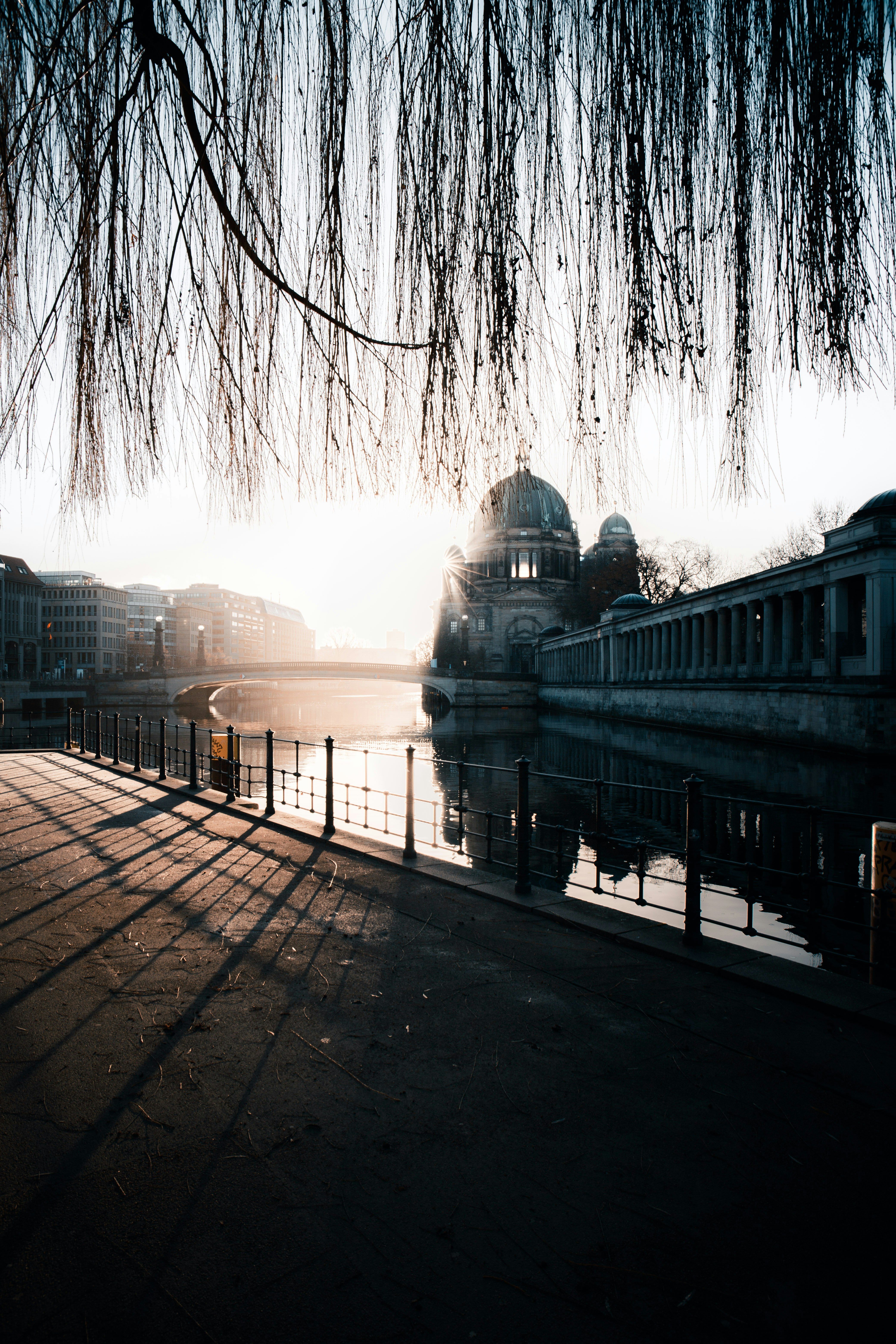 Sunrise Over the Cathedral Bridge: Threads of Light on the Thames Bank